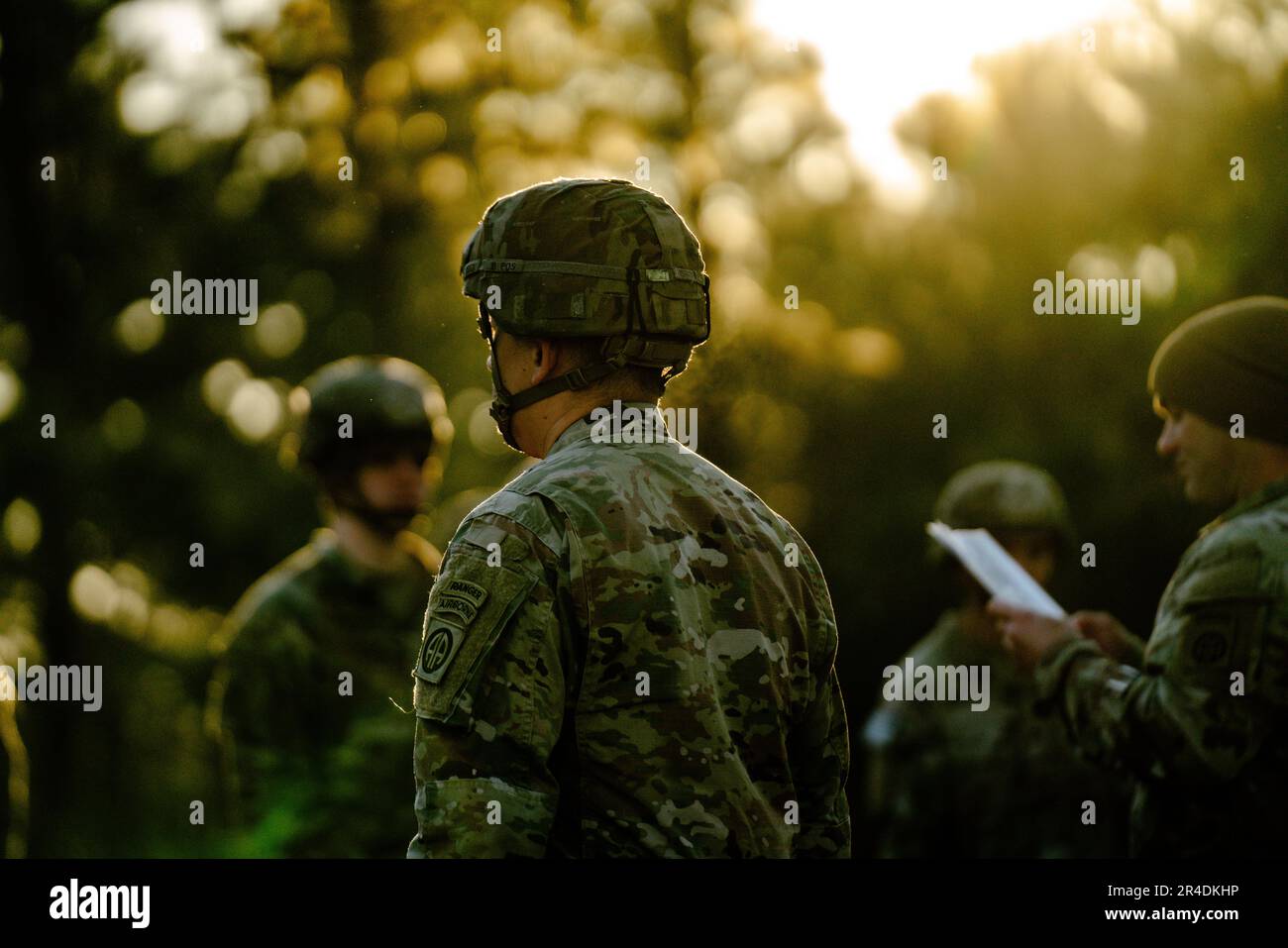 Les fournisseurs affectés à la division aéroportée 82nd effectuent un ...
