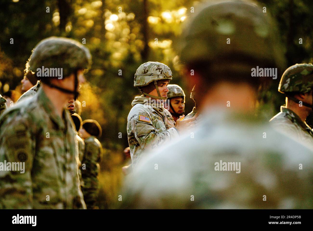 Les fournisseurs affectés à la division aéroportée 82nd effectuent un ...