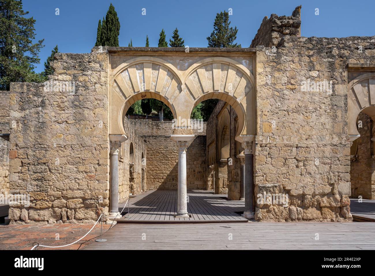 Salle basilique supérieure (ou Dar al-Jund) à Medina Azahara (Madinat ...