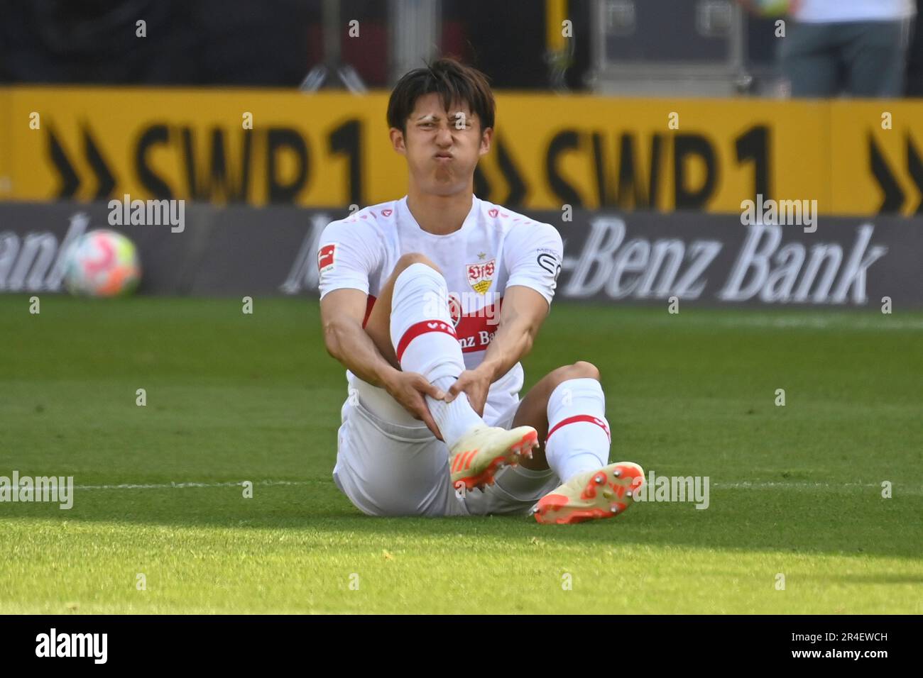 Stuttgart, Allemagne. 27th mai 2023. Hiroki ITO (VFB Stuttgart) avec la douleur sur le terrain ...