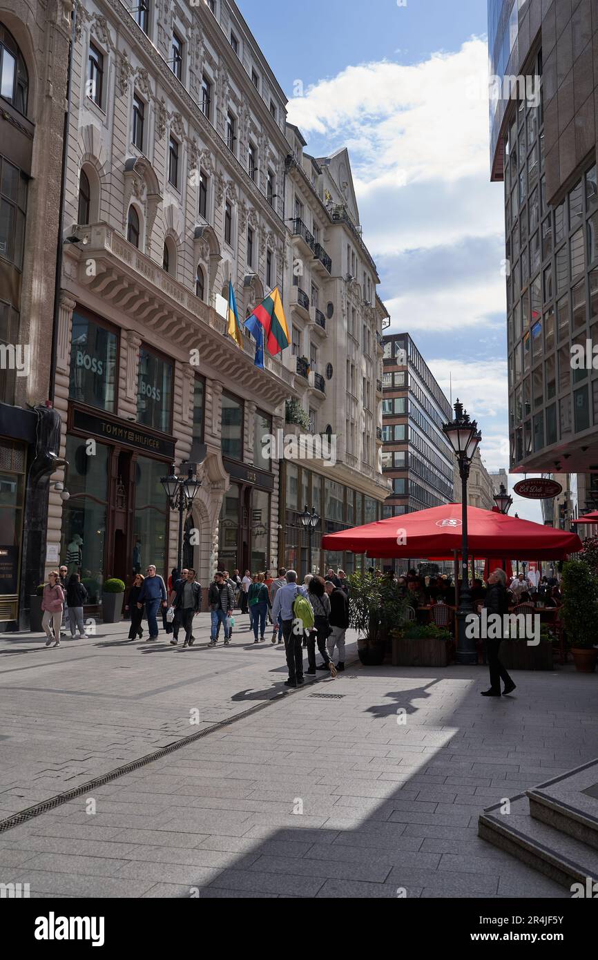 Budapest, Hongrie - 29 avril 2023 - rue de la mode Budapest est une rue ...