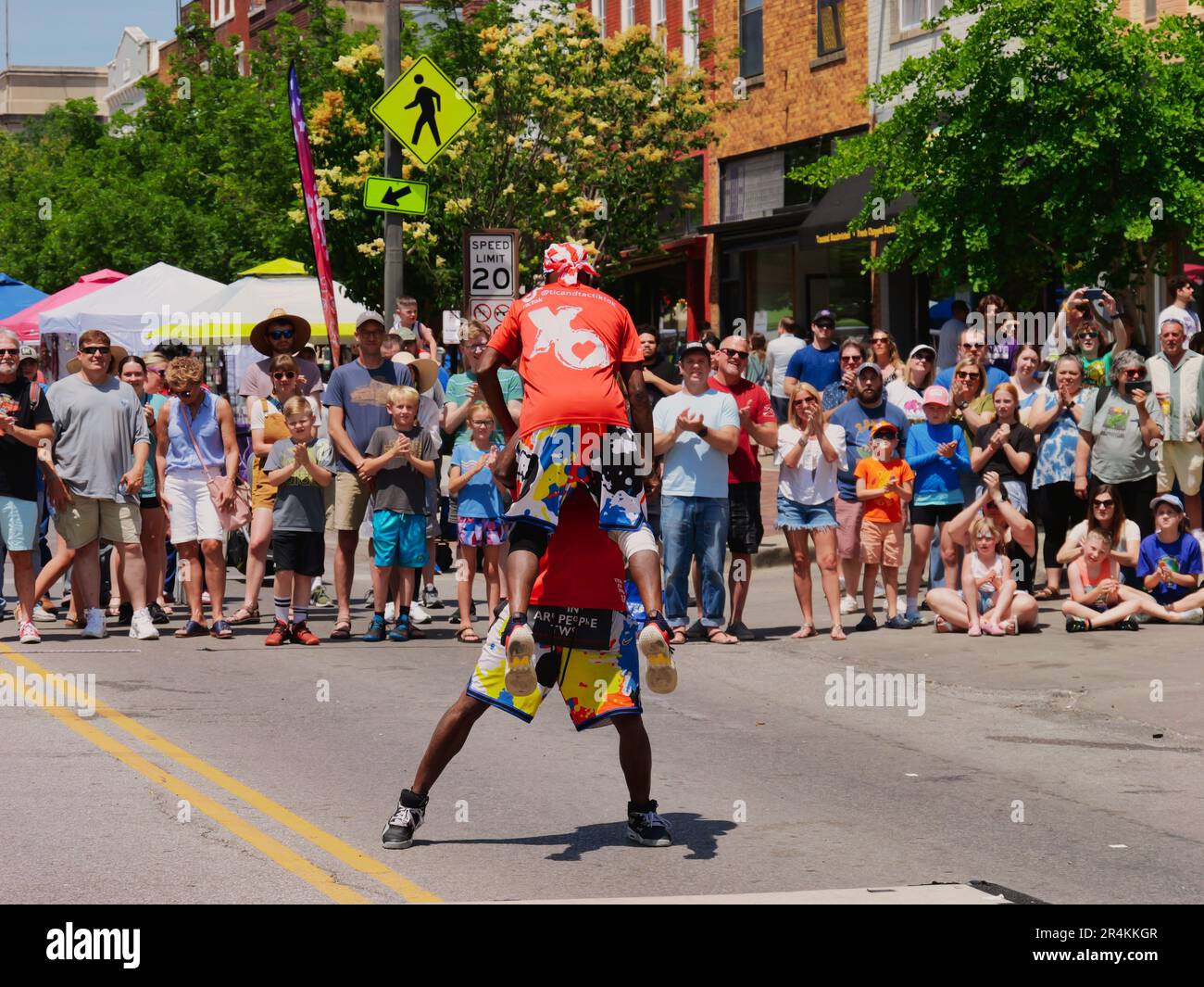 Lawrence, Kansas - 28 mai 2023: TIC et TAC Breakdanseuses de New York ...