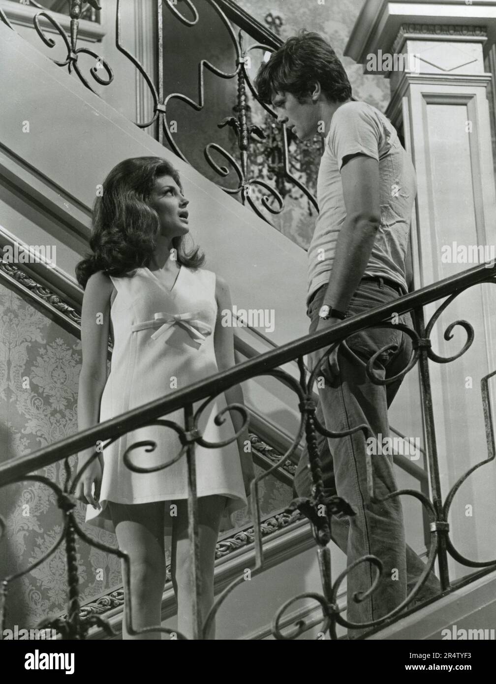 L'acteur canadien Michael Sarrazin et l'actrice Gayle Hunnicutt dans le ...