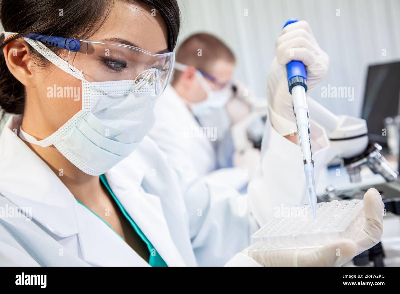 Femme asiatique chinoise scientifique, chercheuse scientifique ou ...