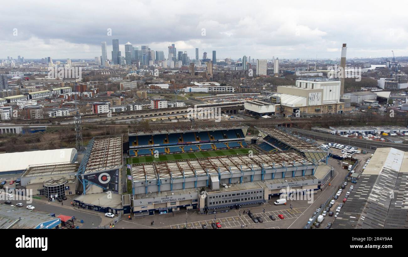 Le nouveau terrain de football de millwall Banque de photographies et d ...