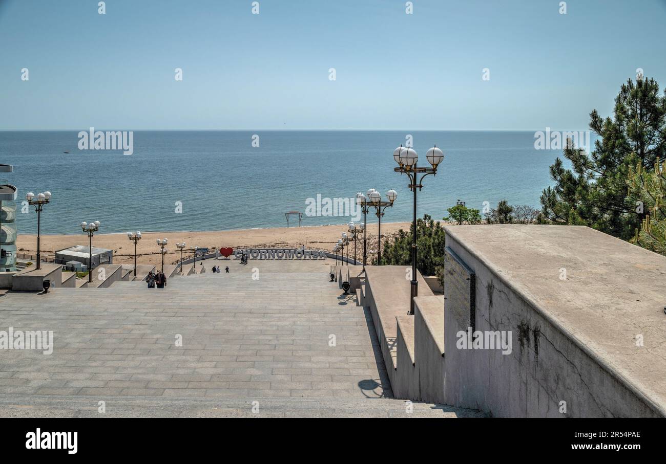 Chernomorsk, Ukraine 14.05.2023. Escalier en bord de mer ou Primorsky à ...