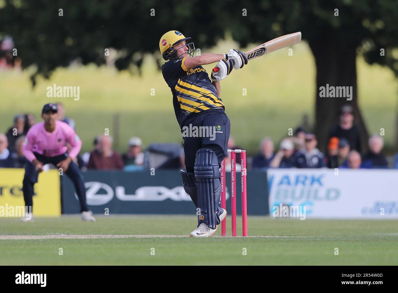Chris Cooke dans l'action de batteur pour Glamorgan pendant Middlesex ...