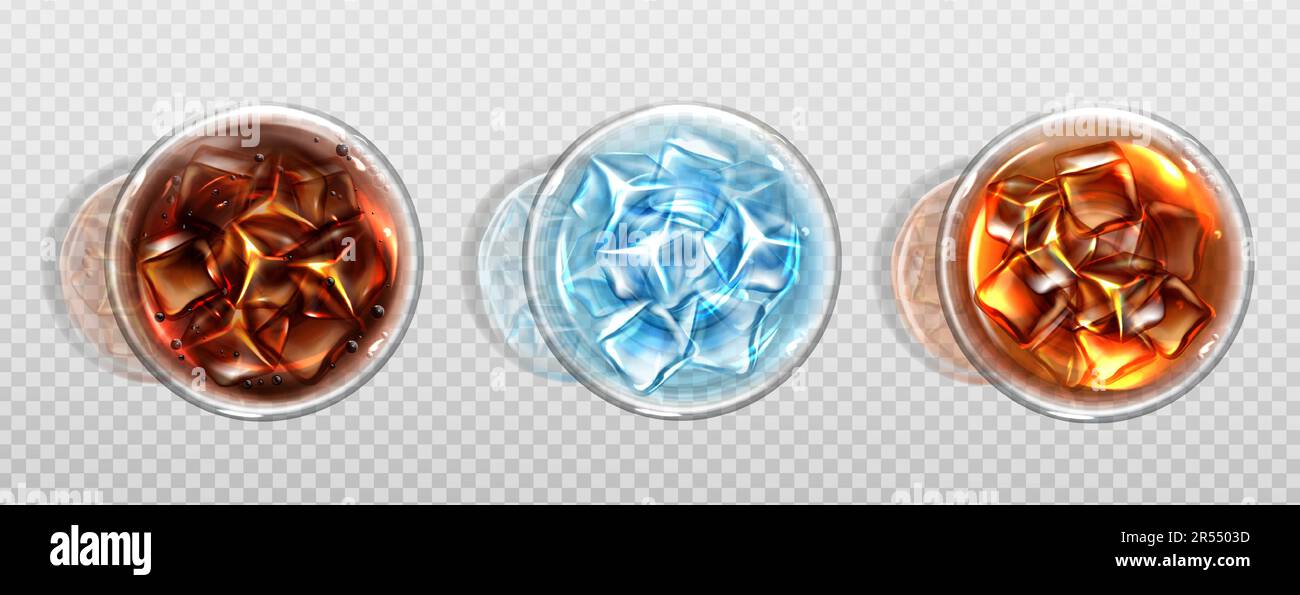 Vue de dessus de cola, thé froid et eau avec glaçons. Boissons gazeuses ...