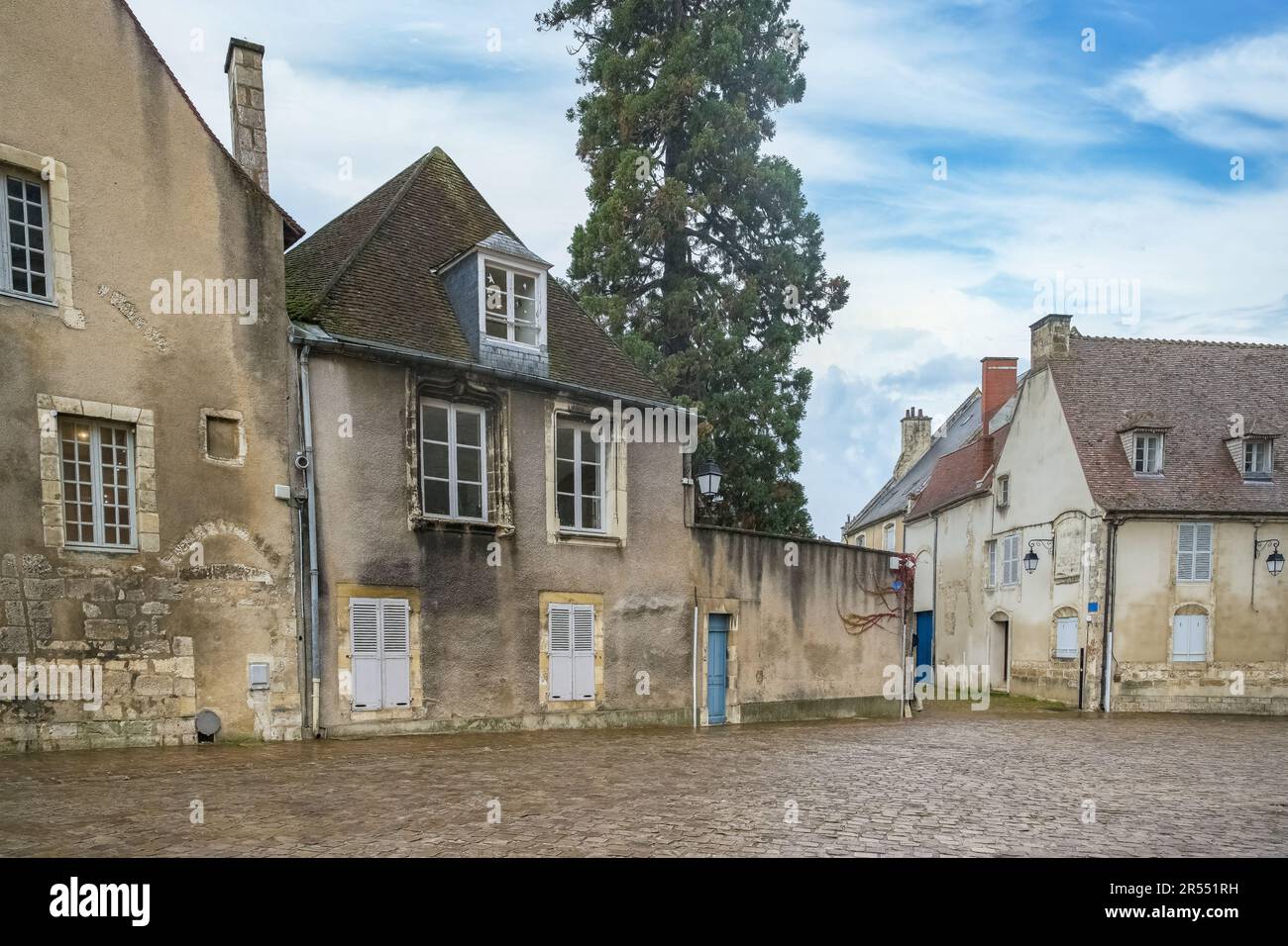 Bourges town centre Banque de photographies et d’images à haute ...