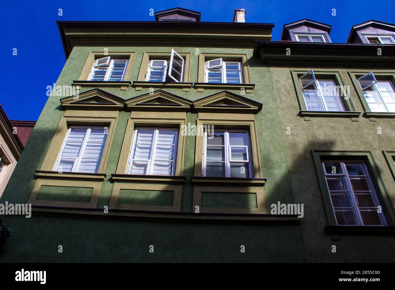 Varsovie, Pologne - 28 mai 2023 façade d'un bâtiment médiéval restauré ...