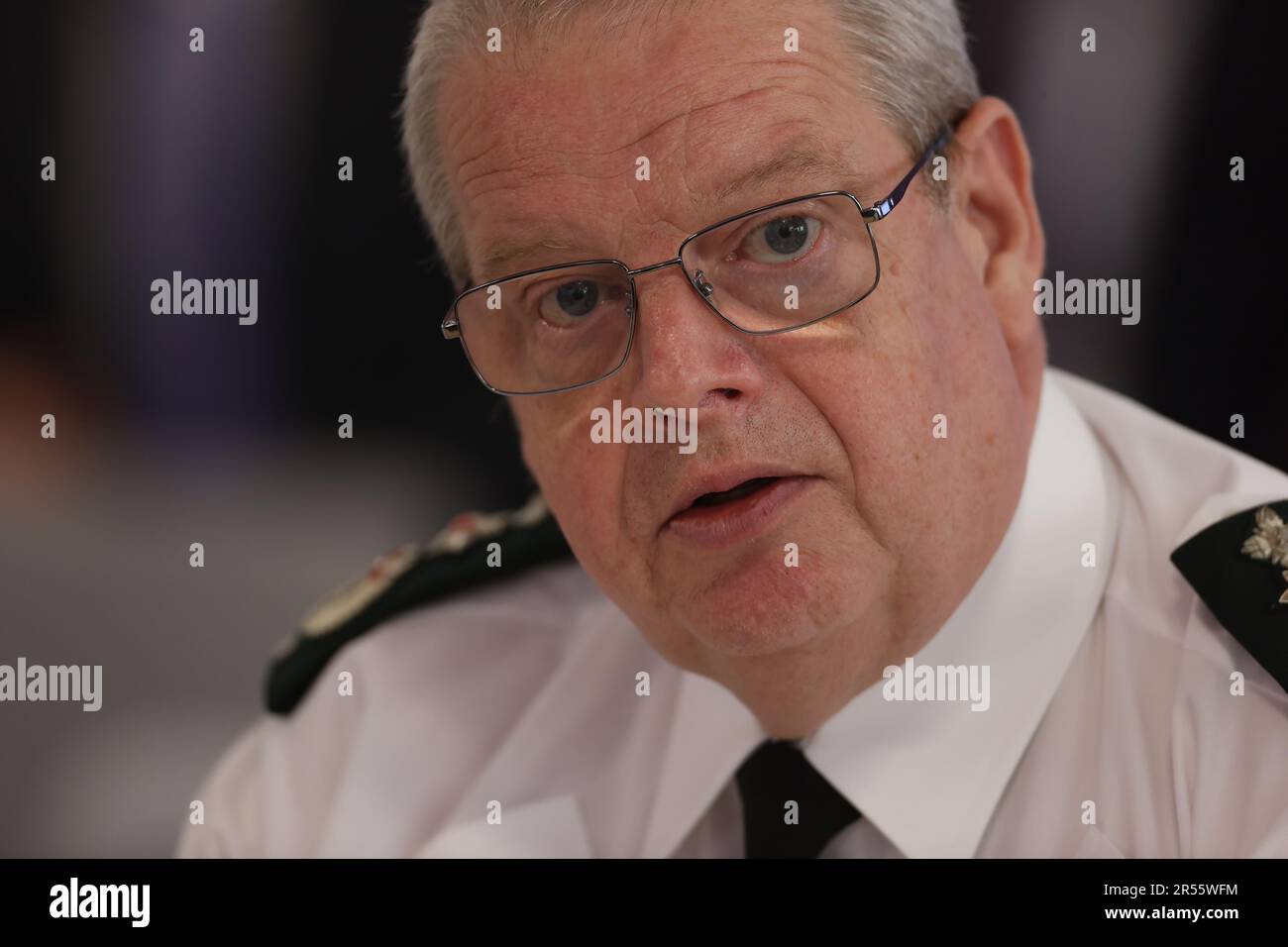 Le chef du Service de police de l'Irlande du Nord (PSNI), le gendarme ...