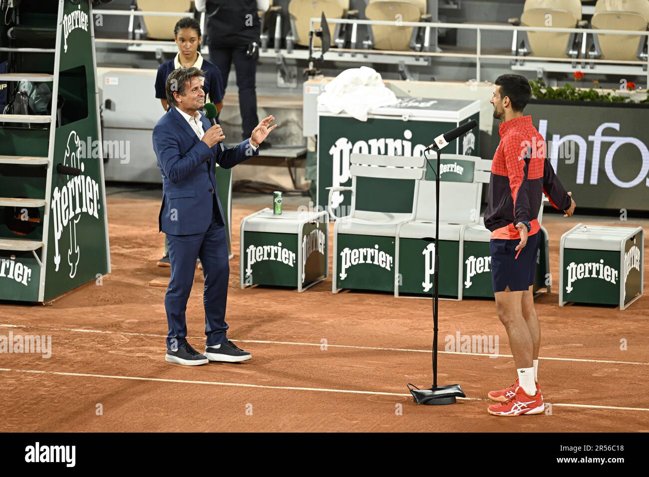 Fabrice Santoro et Novak Djokovic lors de l'Open de France, tournoi de tennis Grand Chelem sur ...