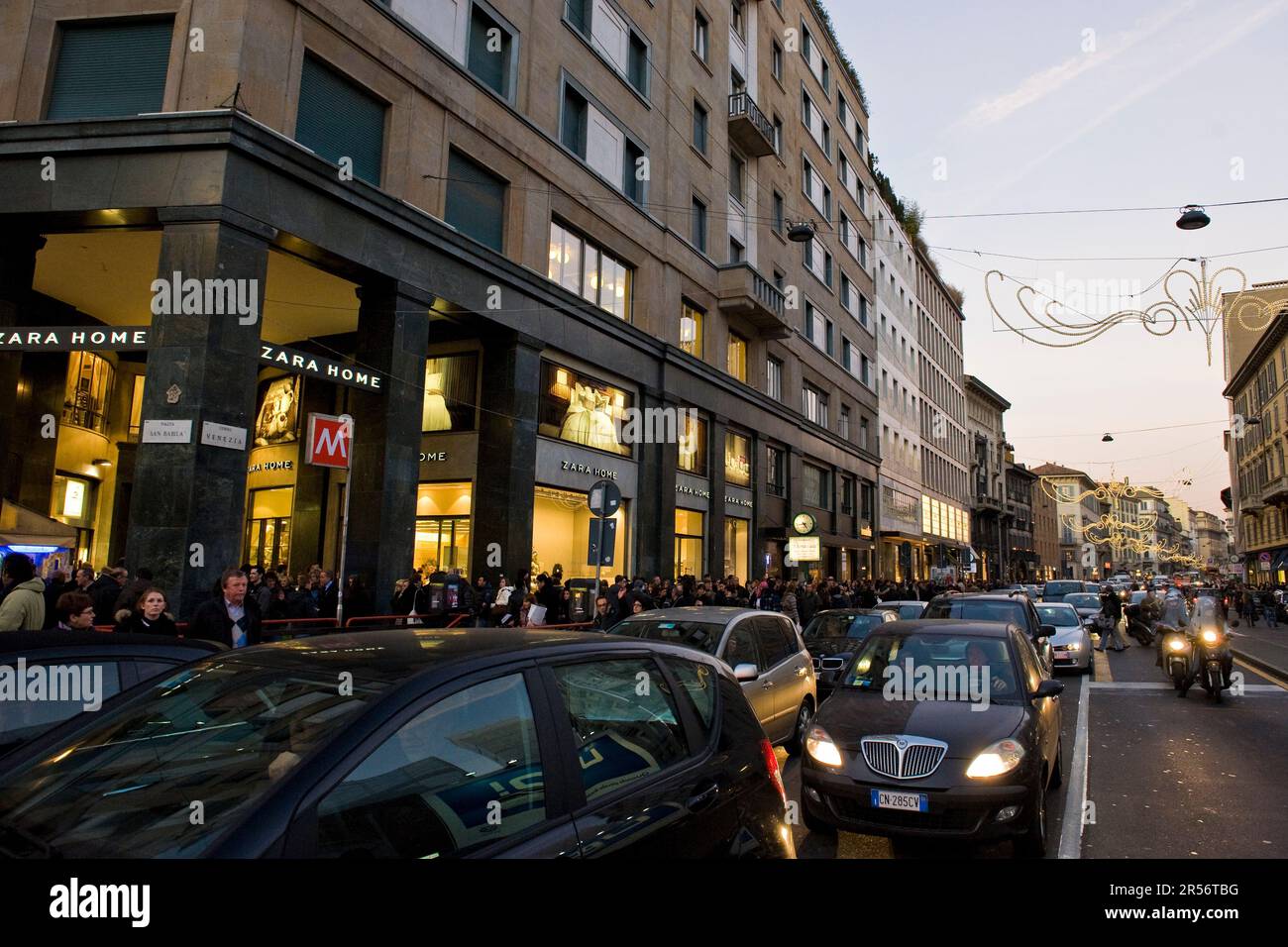 Milan christmas Banque de photographies et d’images à haute résolution ...