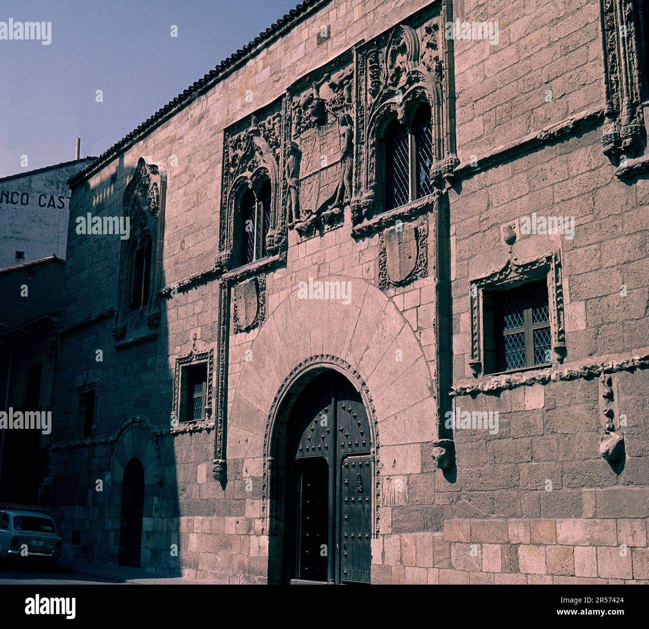 FACHADA DE LA CASA DE LOS MOMOS - SIGLO XVI - FINALE GOTICO ...