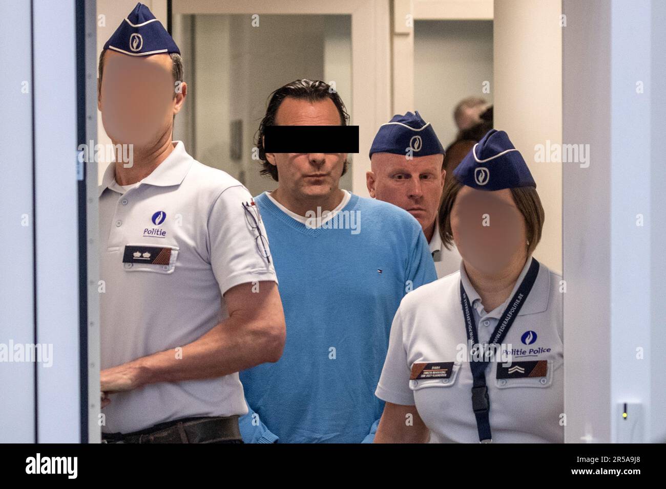 L'accusé Jurgen Demesmaeker photographié le premier jour du procès ...