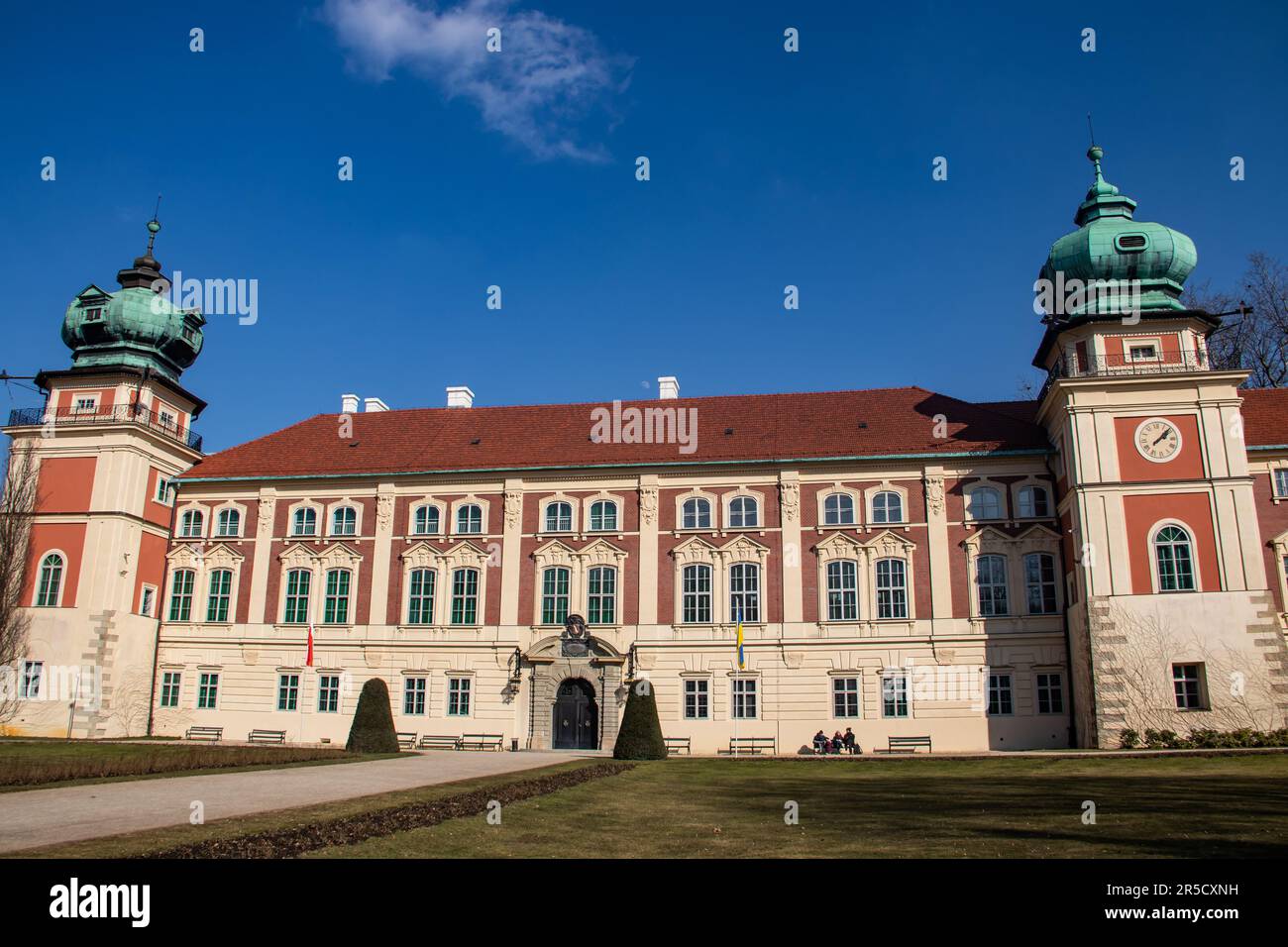 Le château de Lancut, en Pologne, est une magnifique forteresse ...