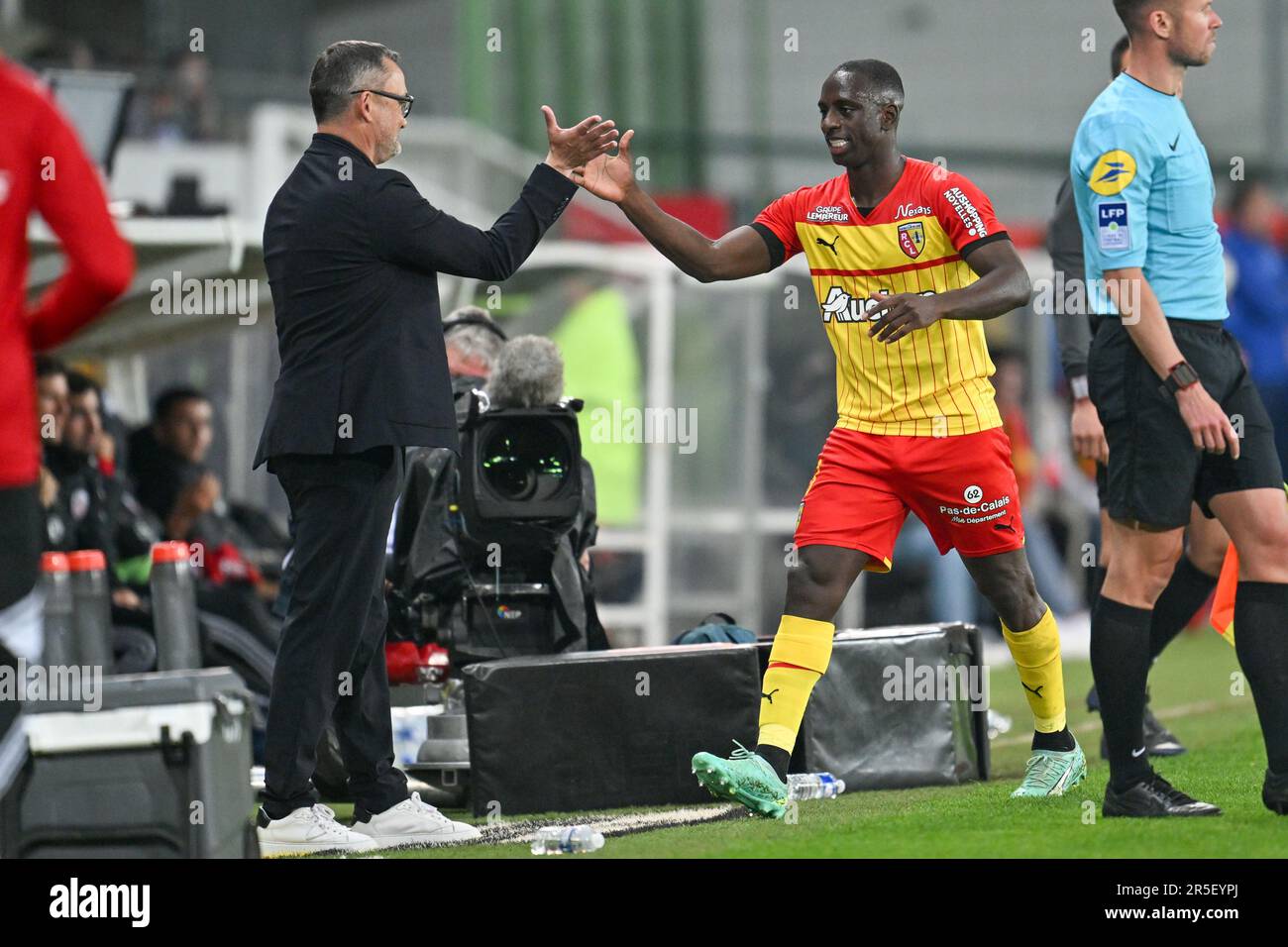 Entraîneur en chef Franck Haise de RC Lens et Deiver Machado (3) de RC Lens photographiés ...
