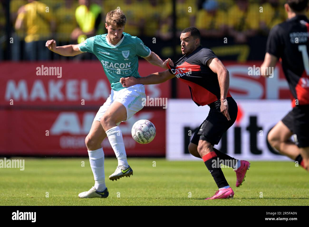ALMERE - (lr) Rick Ketting de VVV Venlo, Jeredy Hilterman de Almere ...