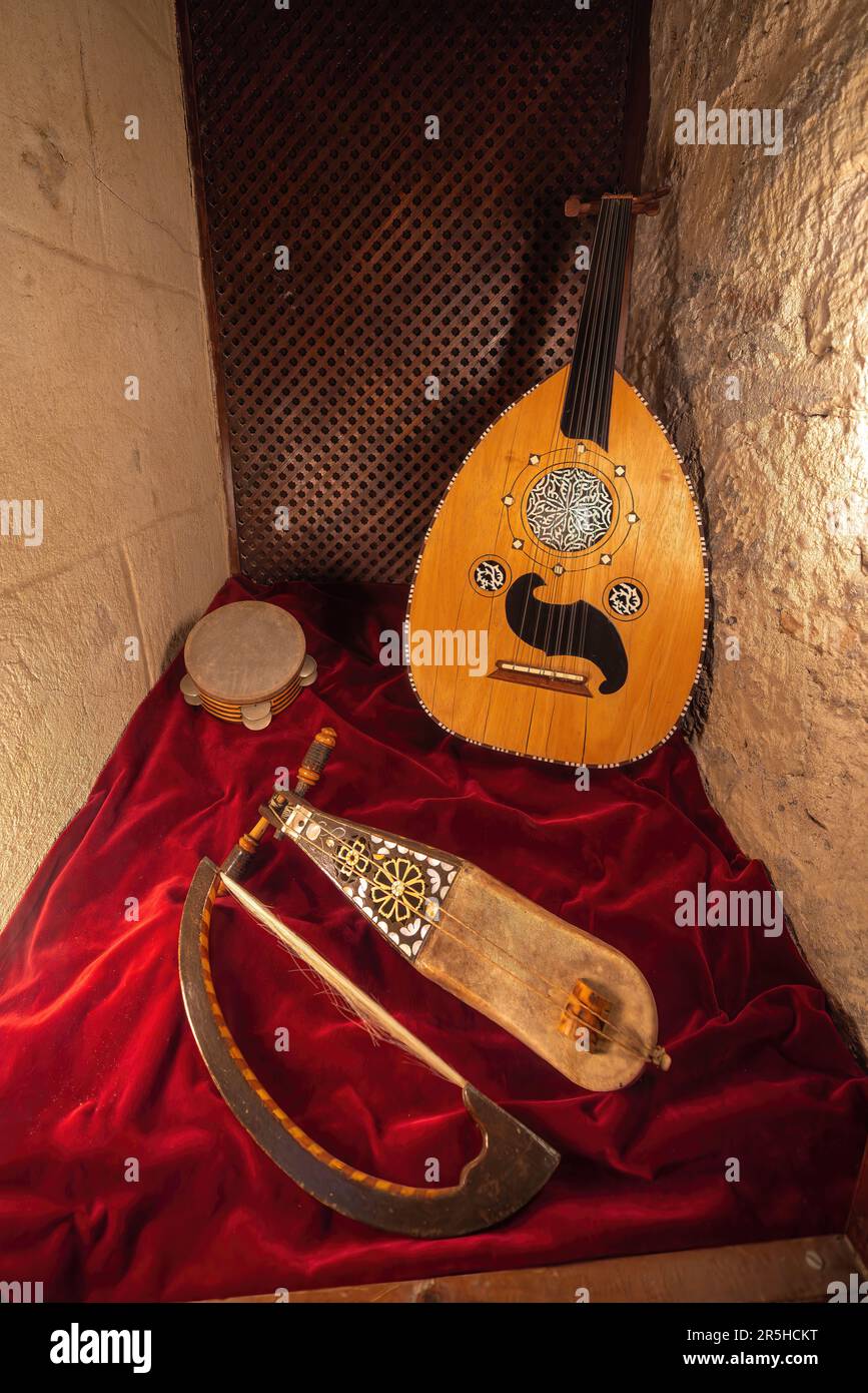 Instruments de musique du moyen age Banque de photographies et d’images ...