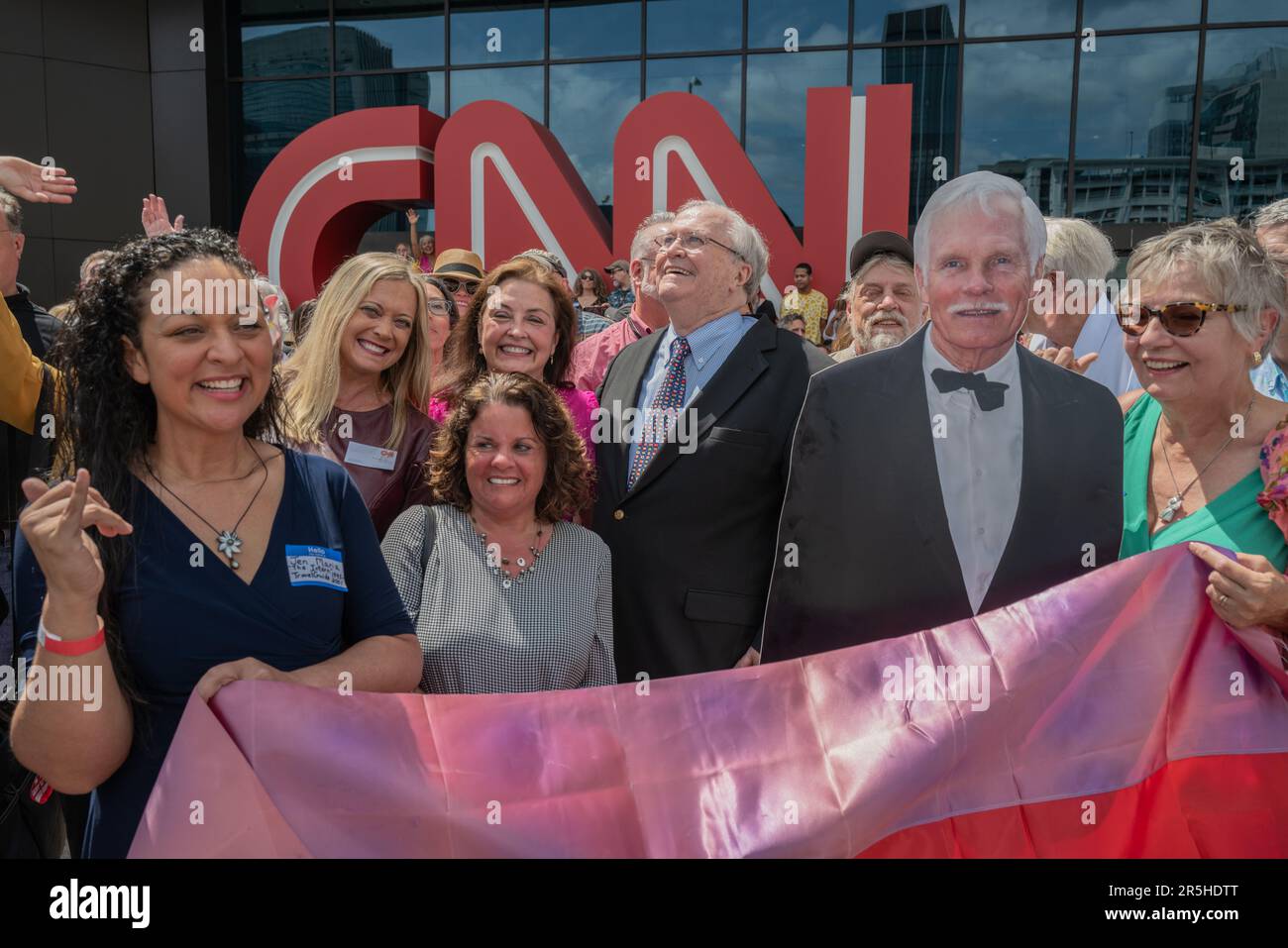 ATLANTA, GA – 1 juin 2023 : les anciens élèves de CNN, dont Tom Johnson ...