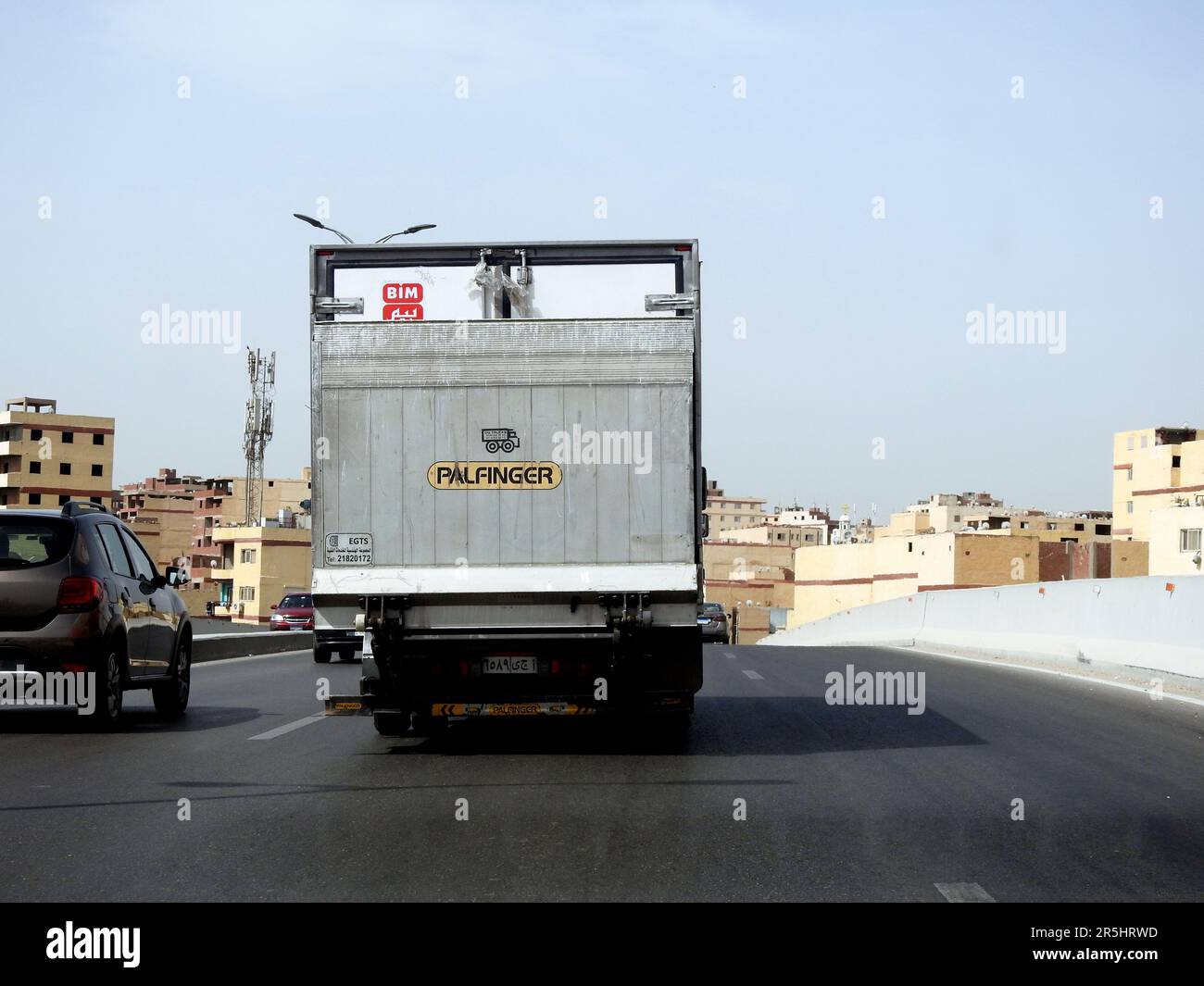 Le Caire, Egypte, 21 mai 2023: PALFINGER camion grand véhicule de BIM ...