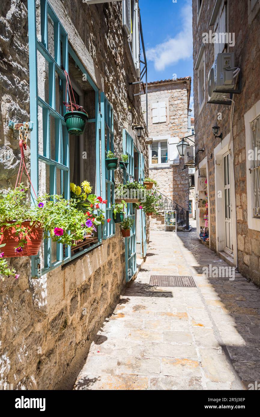 Budva riverira Banque de photographies et d’images à haute résolution ...