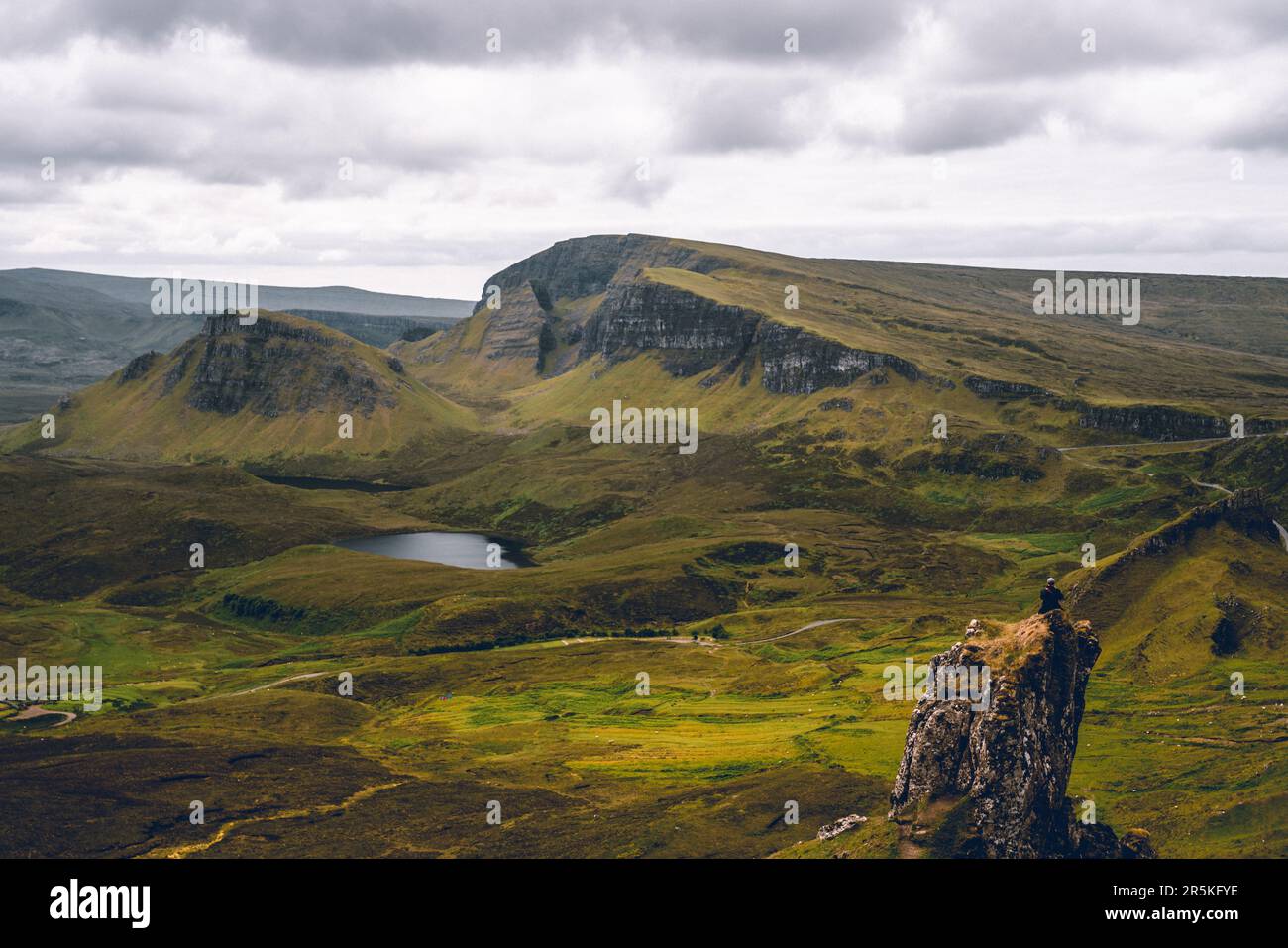 D'un point de vue fascinant dans le Quiraing, en Écosse, une vue ...