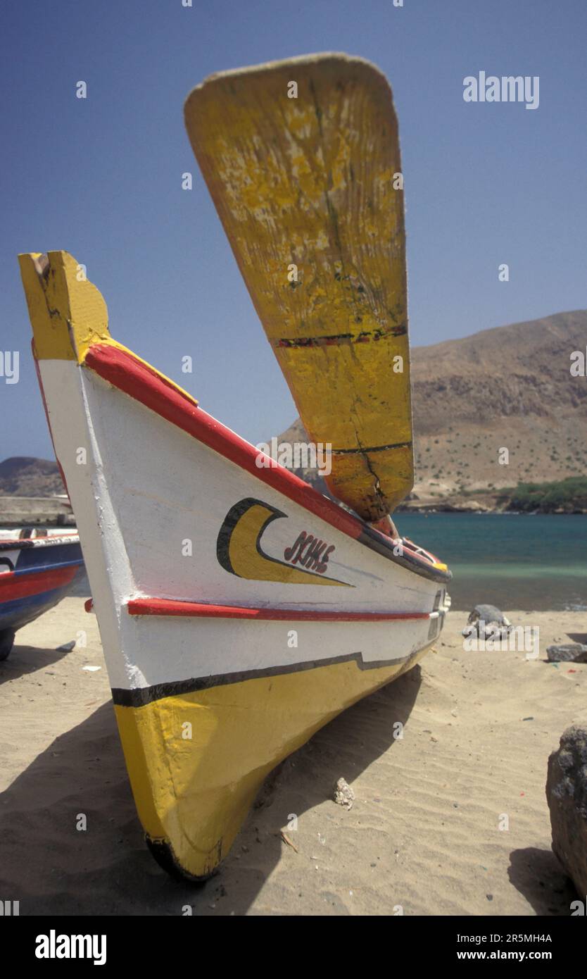 La baie et la plage de la ville de Tarrafal sur l'île de Santiago sur ...