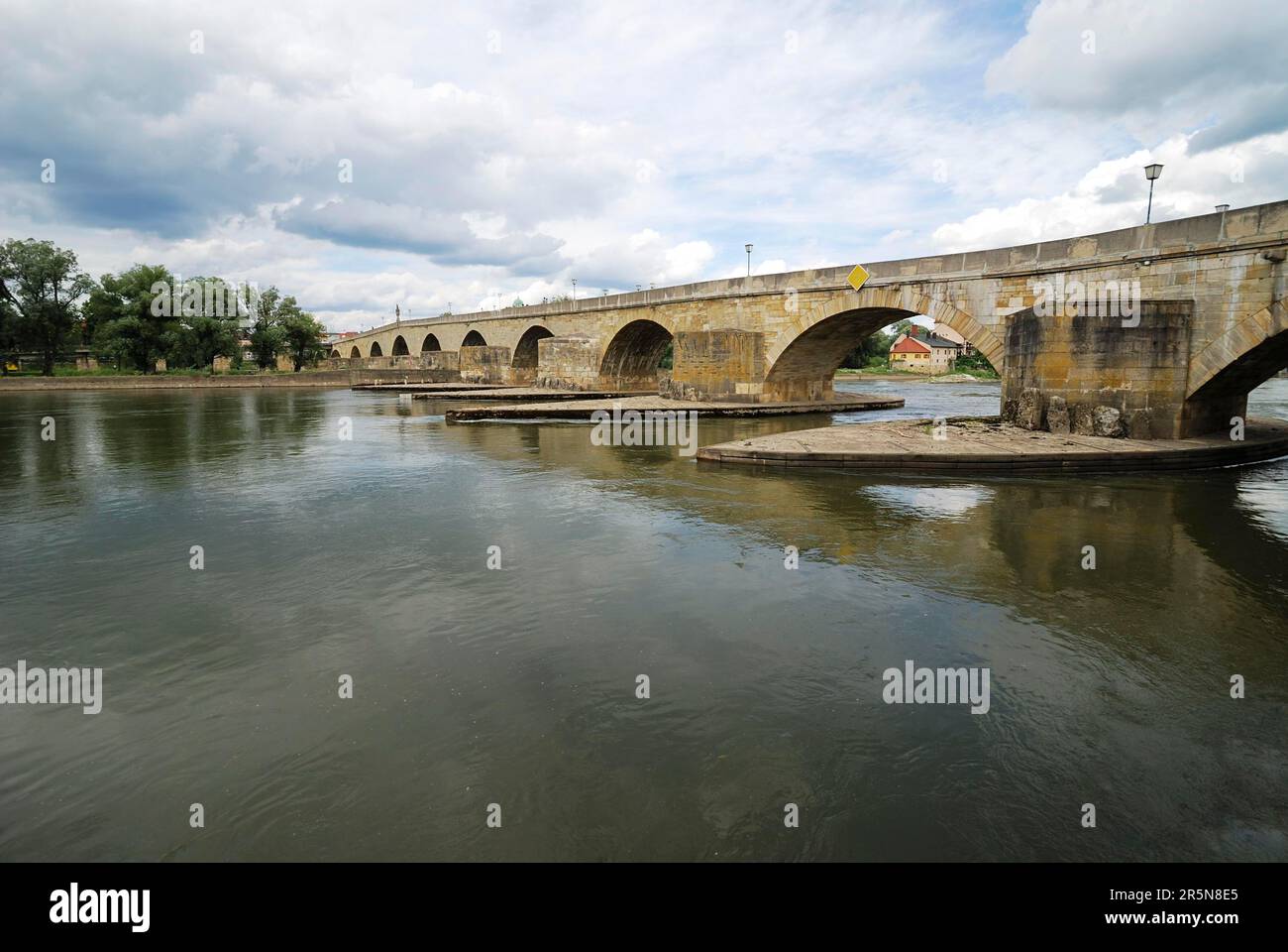 Pont de pierre de paysage Banque de photographies et d’images à haute ...