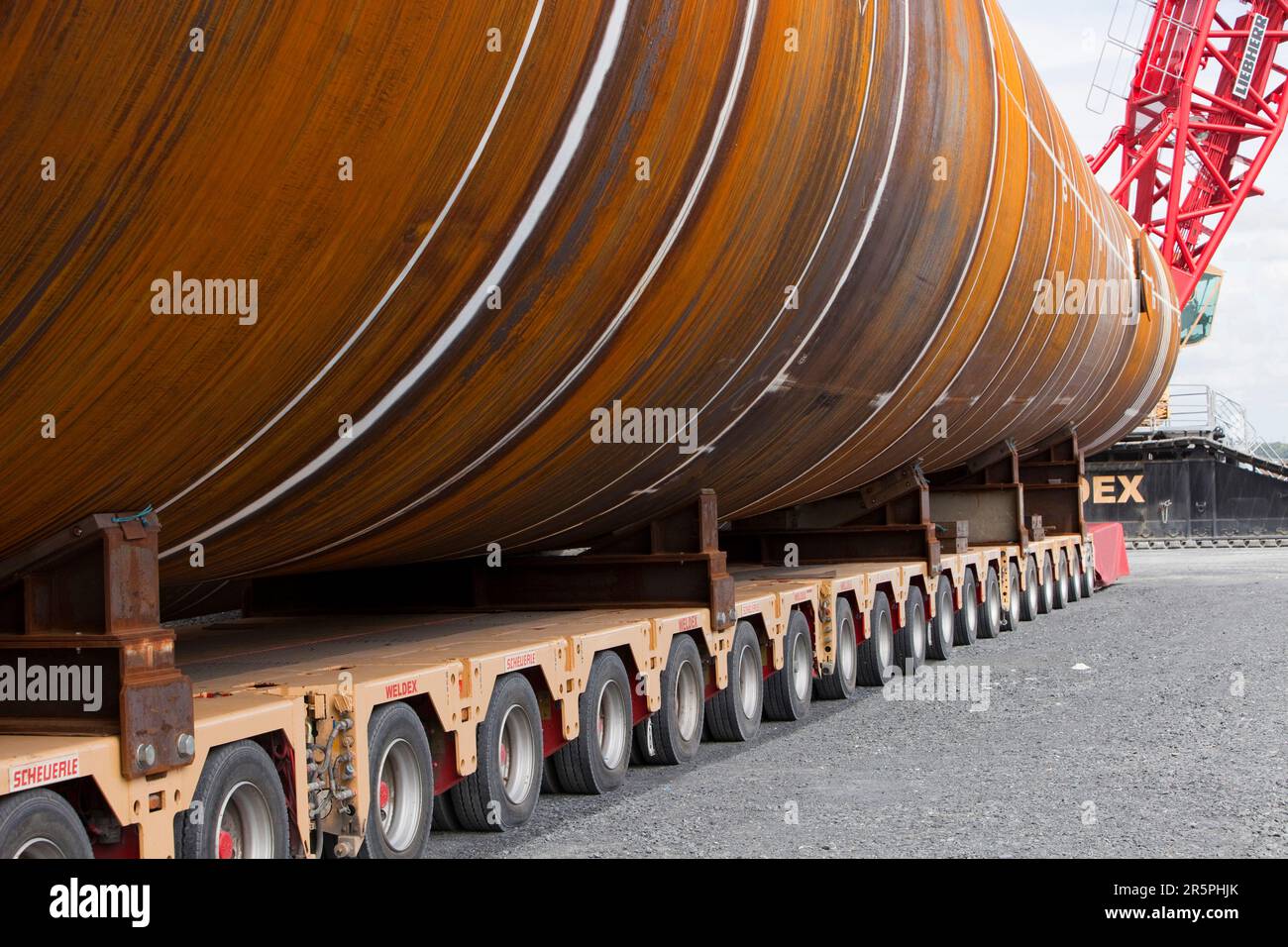 Le projet Walney Offshore Windfarm est situé 15km au large de Barrow ...