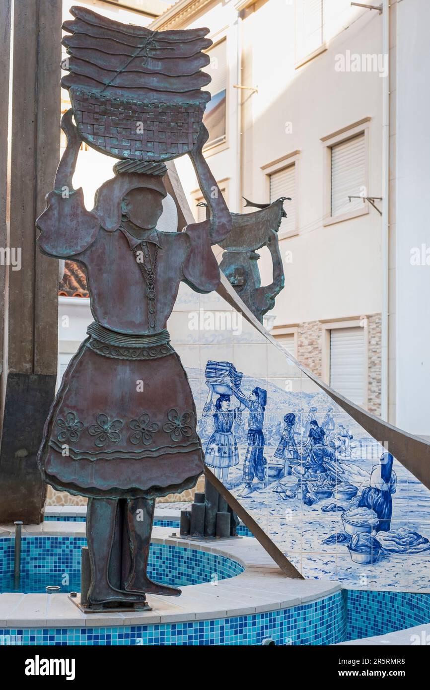 Portugal, région centrale, station balnéaire de Nazaré, monument en ...