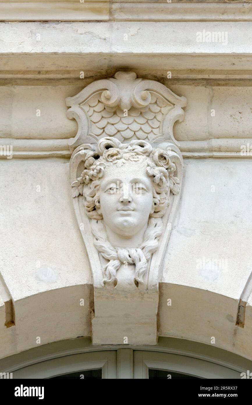 France, Meurthe et Moselle, Nancy, mascaron ornement sur une façade de ...