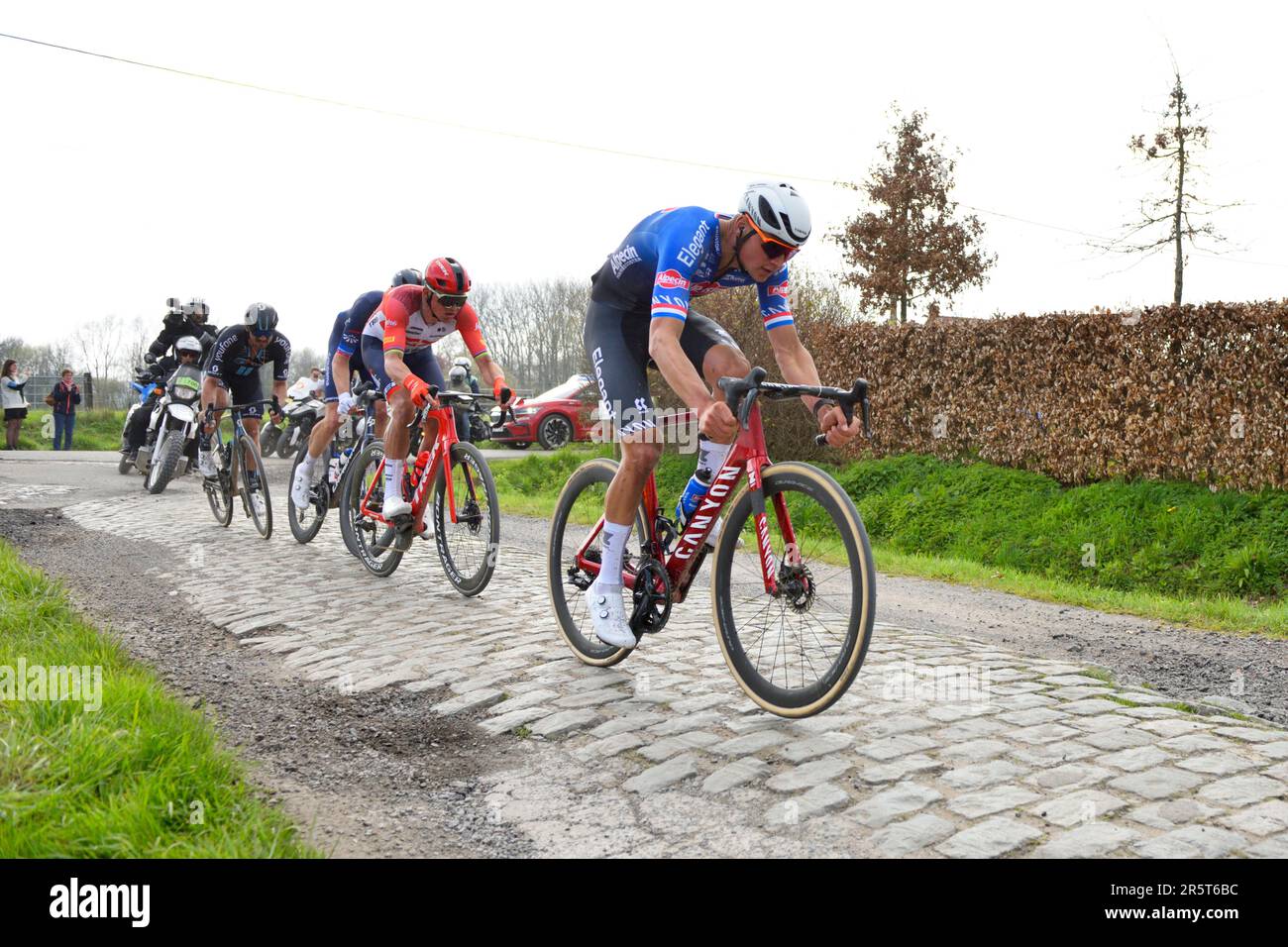 France, Nord, Templeuve, Paris Roubaix course cycliste 2023, Mathieu ...