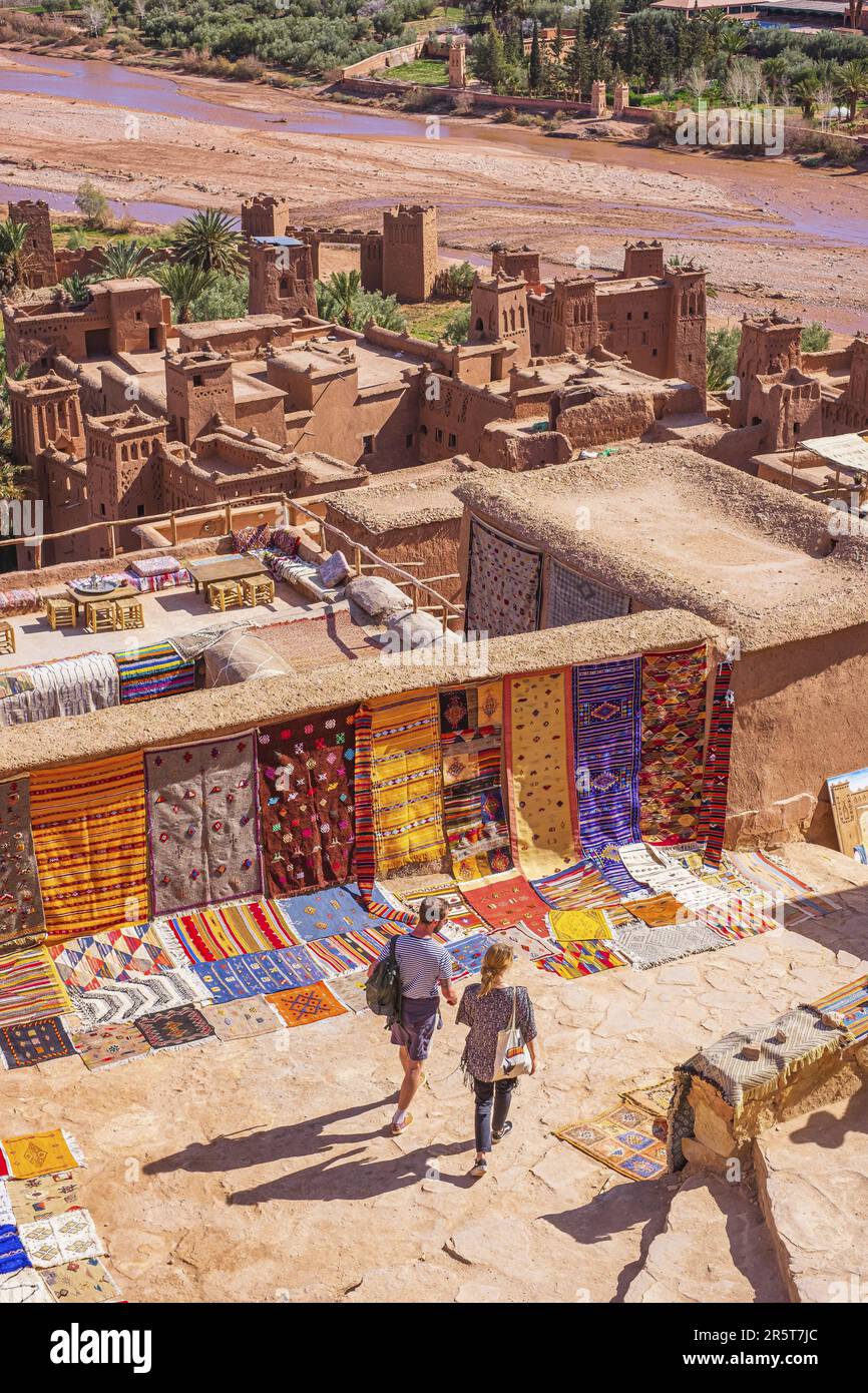 Maroc, Aït Benhaddou, le Ksar, un village fortifié construit en adobe ...