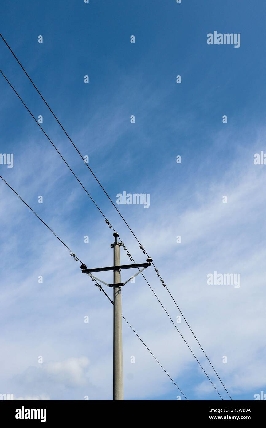 Wires poles Banque de photographies et d’images à haute résolution - Alamy