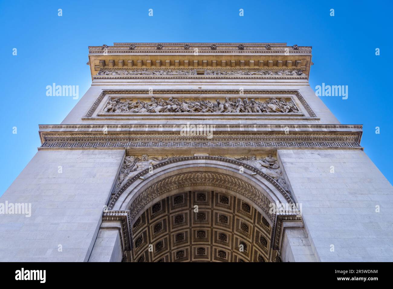 L'Arc de Triomphe à Paris, en France, un monument emblématique de la ville Photo Stock - Alamy
