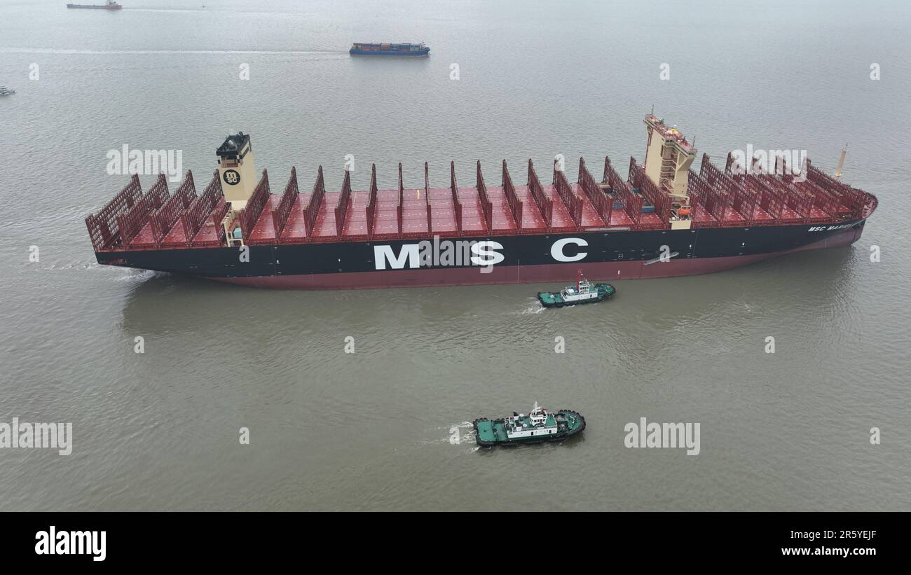 SUZHOU, CHINE - 6 JUIN 2023 - MSC MARIELLA, le plus grand navire à ...
