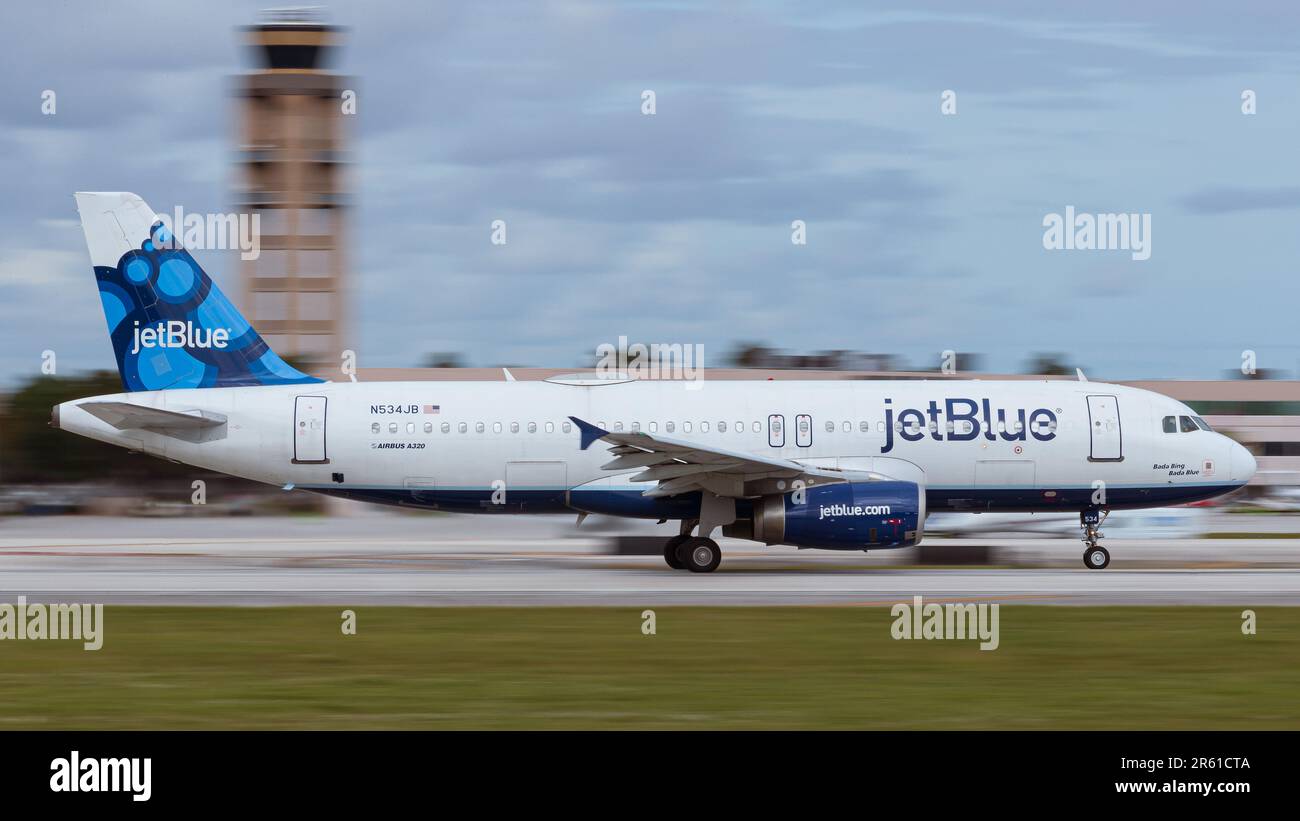 Avion jetblue Banque de photographies et d’images à haute résolution ...