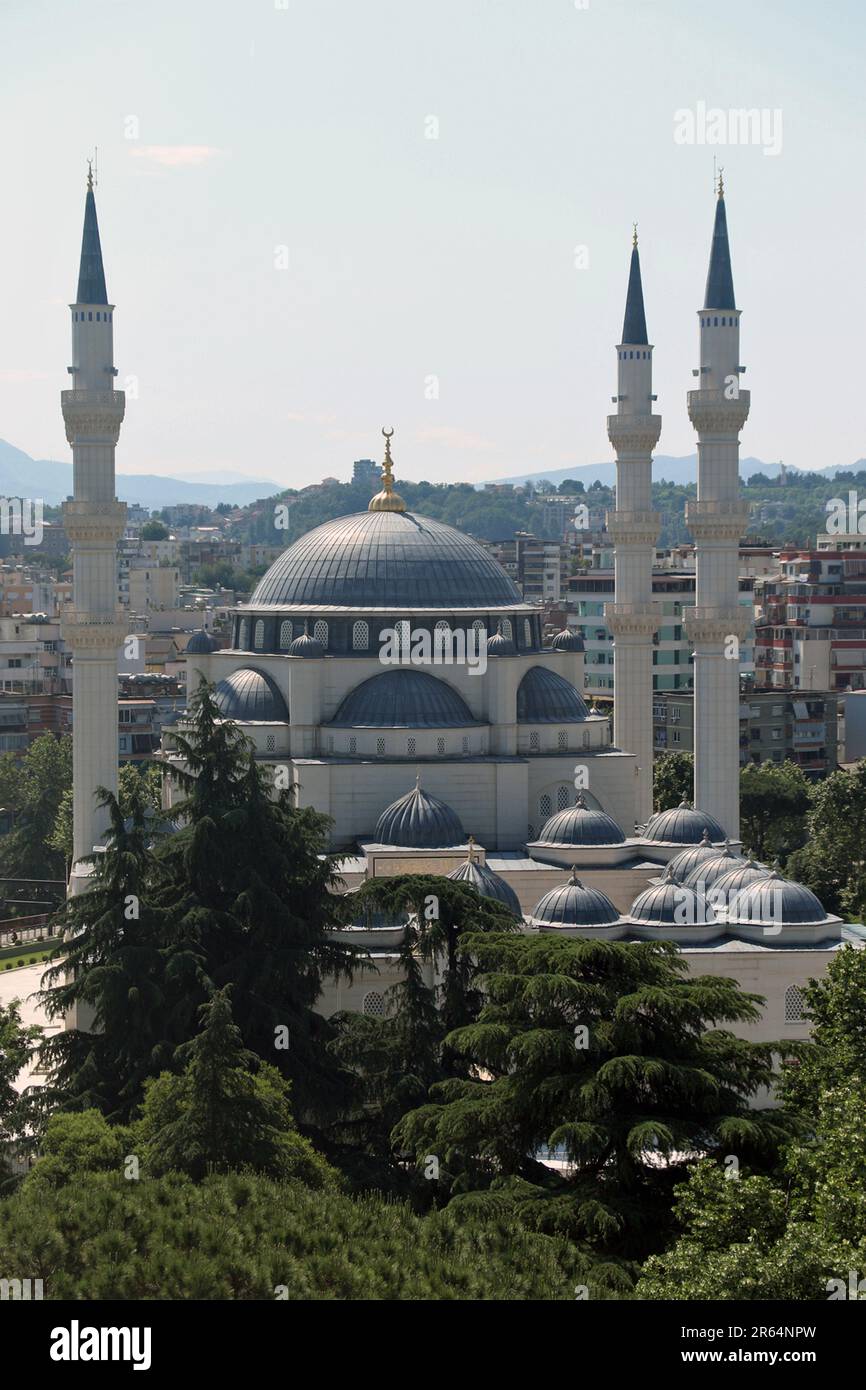 La Grande Mosquée de Tirana ou mosquée de Namazgah est une mosquée ...