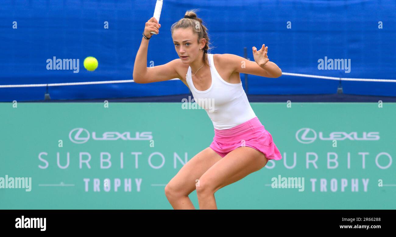Isabelle Lacy (GBR) jouant au premier tour du Trophée Surbiton, Londres ...