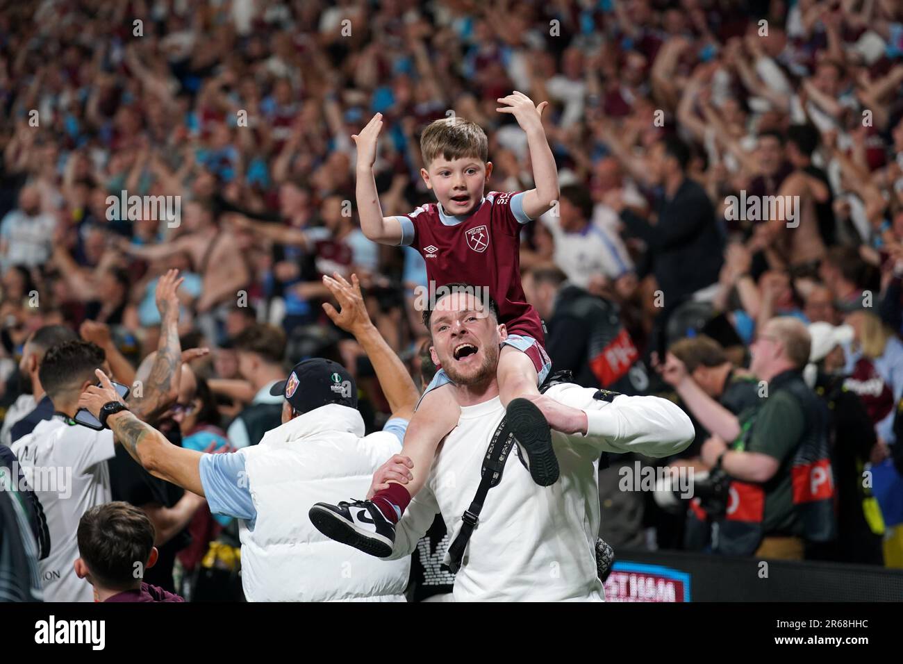 Connor Rice, frère de Declan Rice, de West Ham United, célèbre à la ...