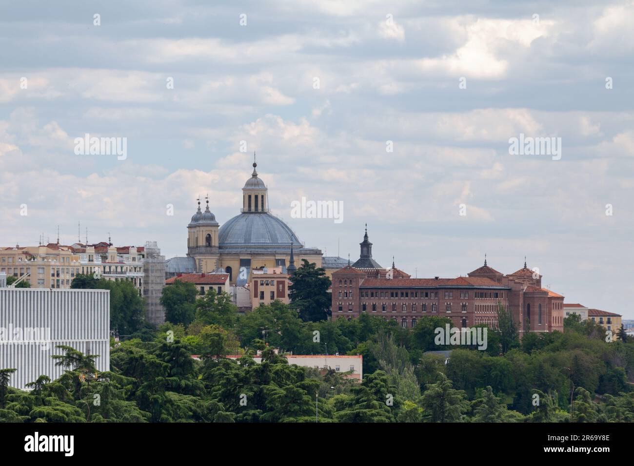 La basilique royale de Saint François le Grand (en espagnol : Real ...