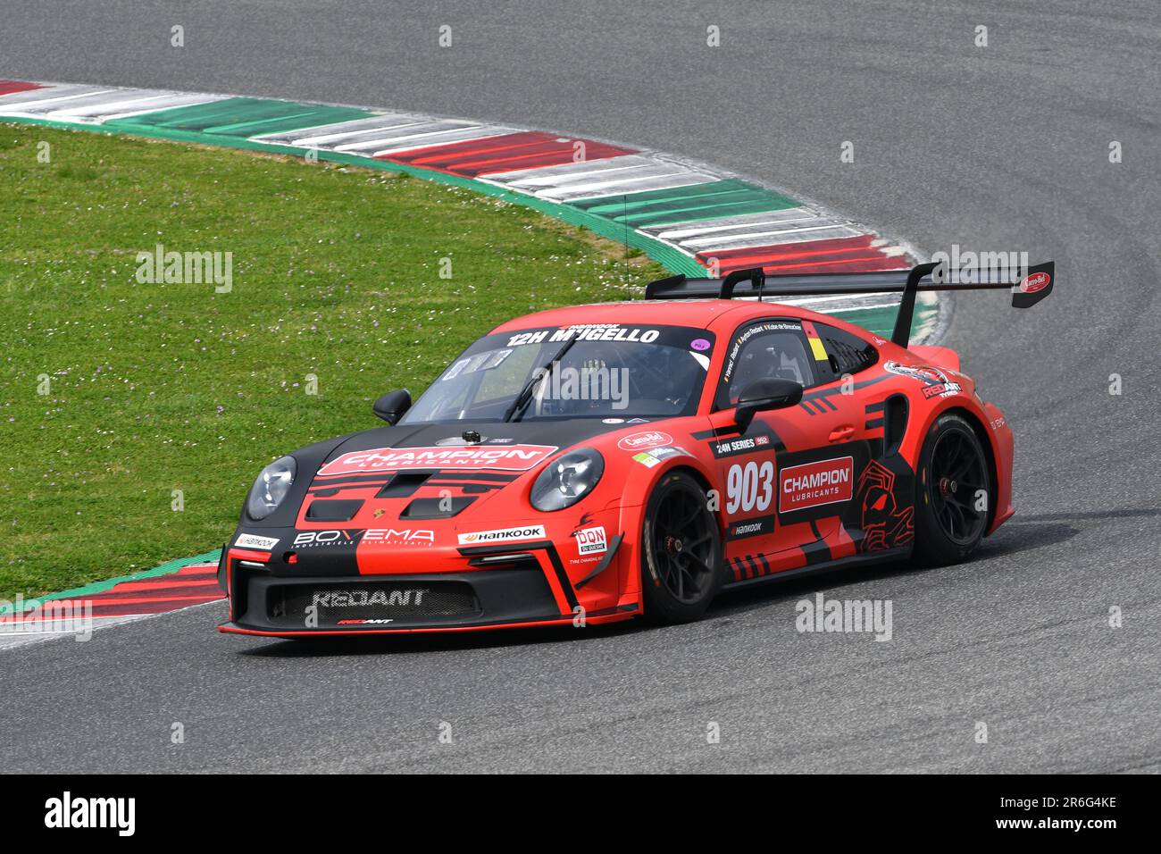 Scarperia, 23 mars 2023 : Porsche 911 GT3 Cup 992 de Team Red Ant ...