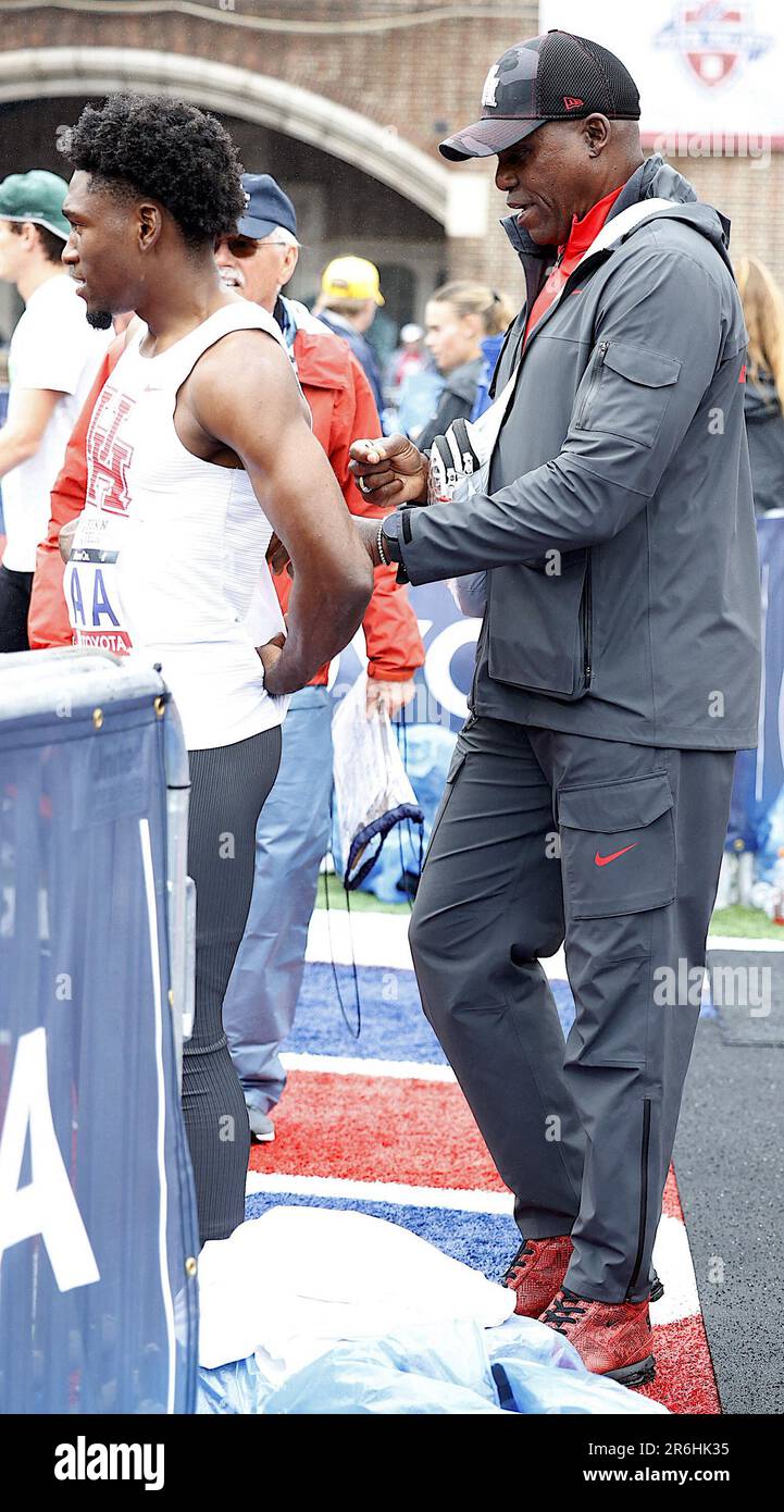 Grand sprinter olympique/entraîneur de tête de piste de l'Université de ...