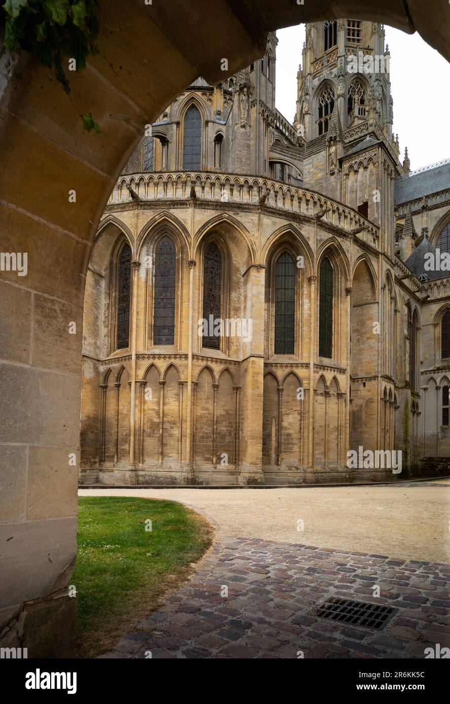 Cathédrale notre dame de bayeux Banque de photographies et d’images à haute résolution - Page 2 ...
