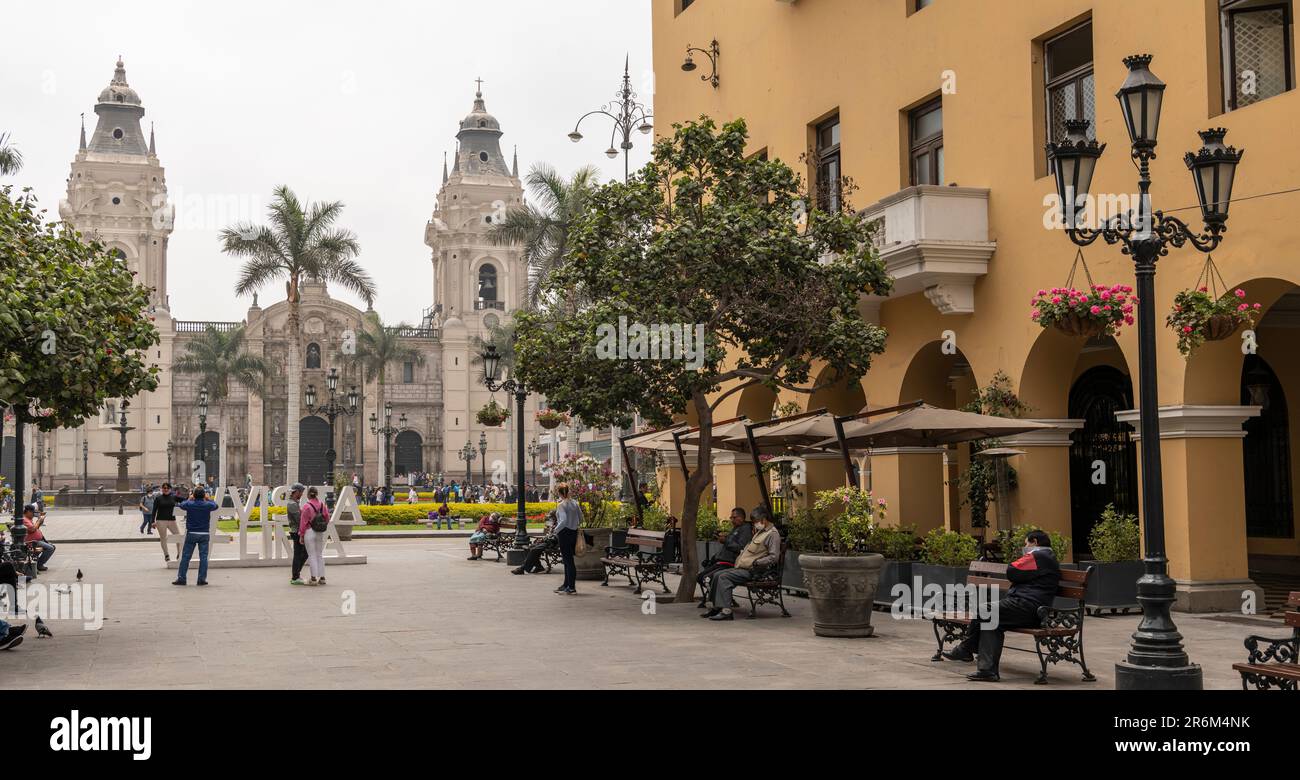 Plaza de armas de lima Banque de photographies et d’images à haute ...