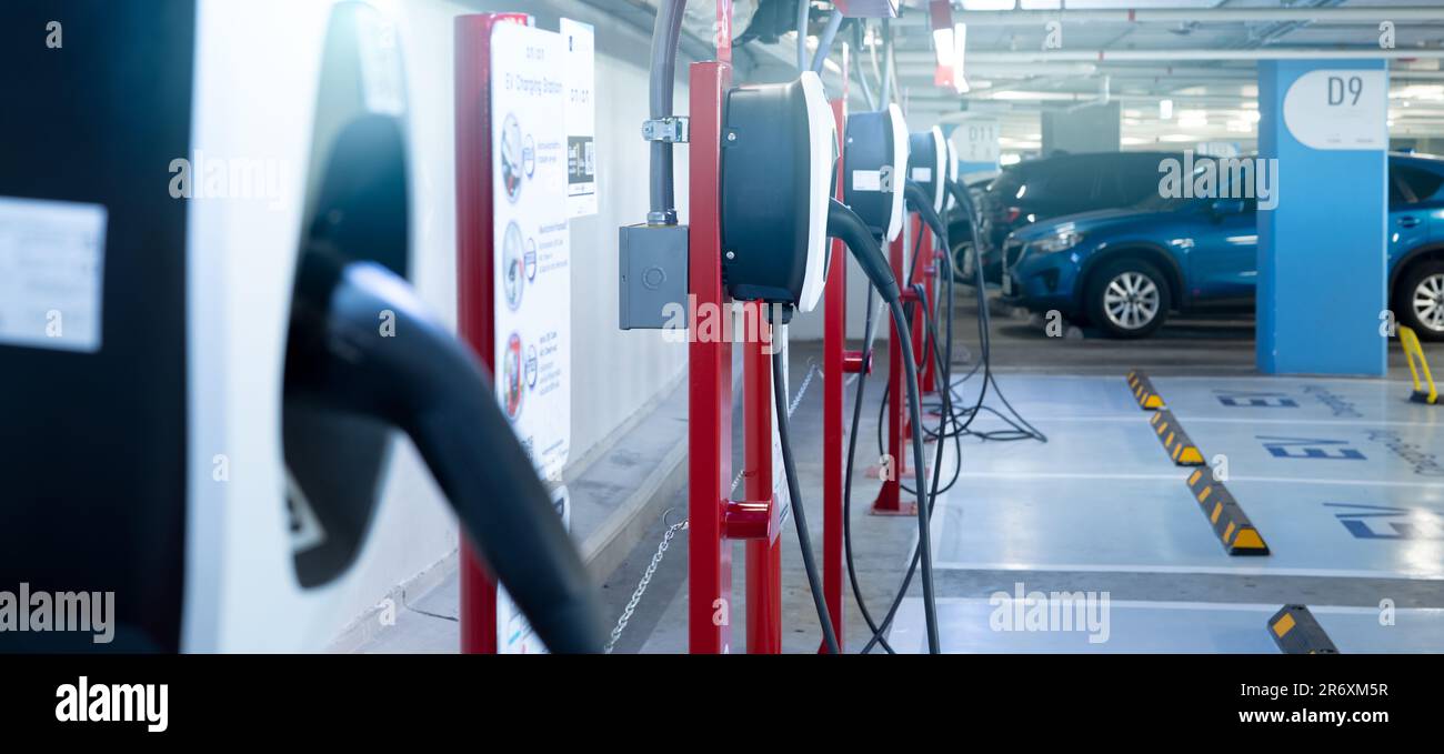 Station de charge de voiture électrique pour charger la batterie EV ...