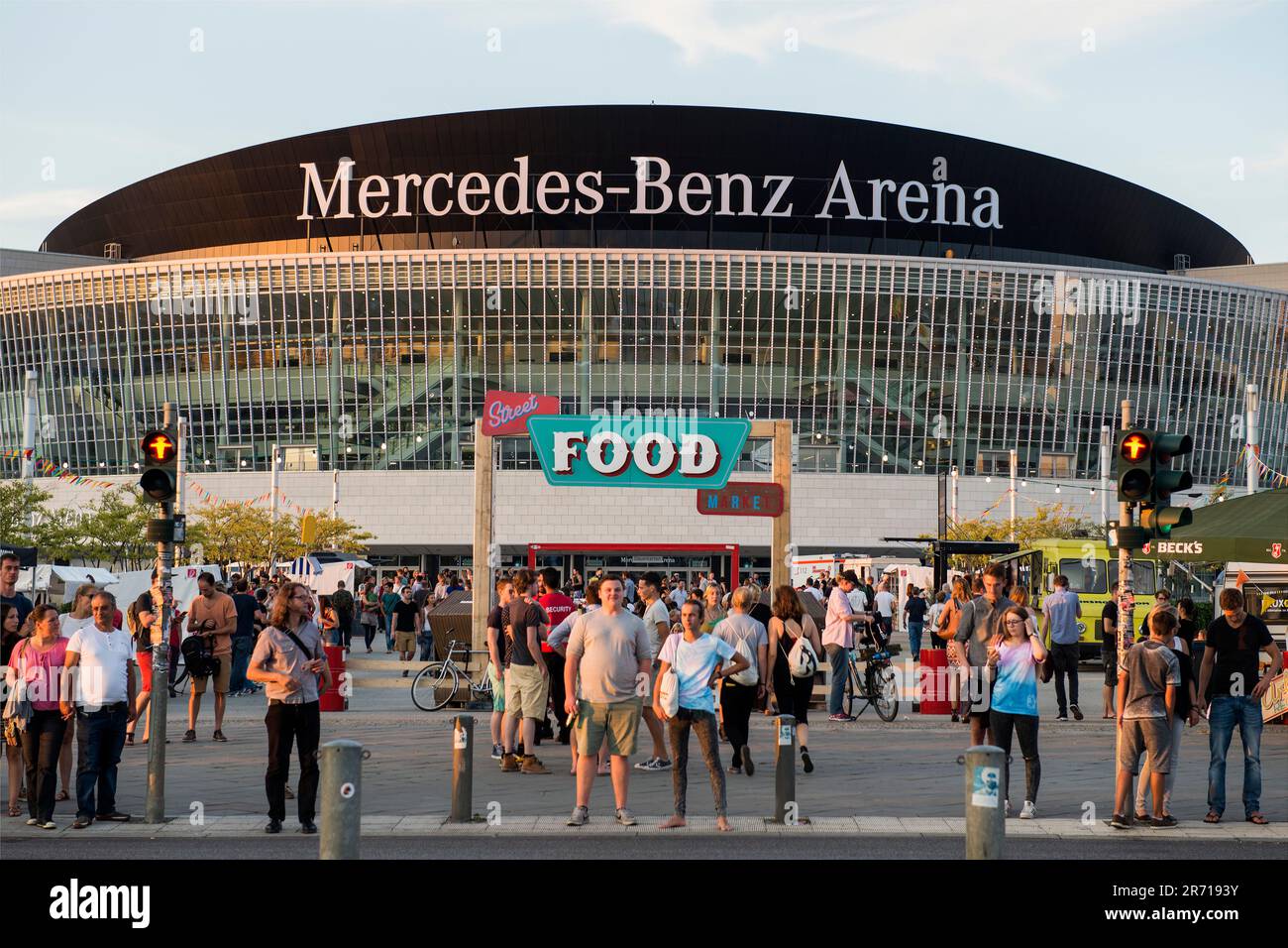 The mercedes benz arena Banque de photographies et d’images à haute ...