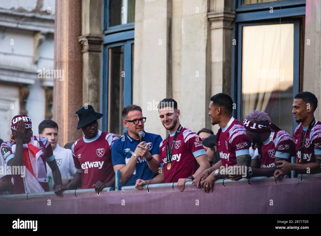 Uefa europa conference league trophy Banque de photographies et d ...