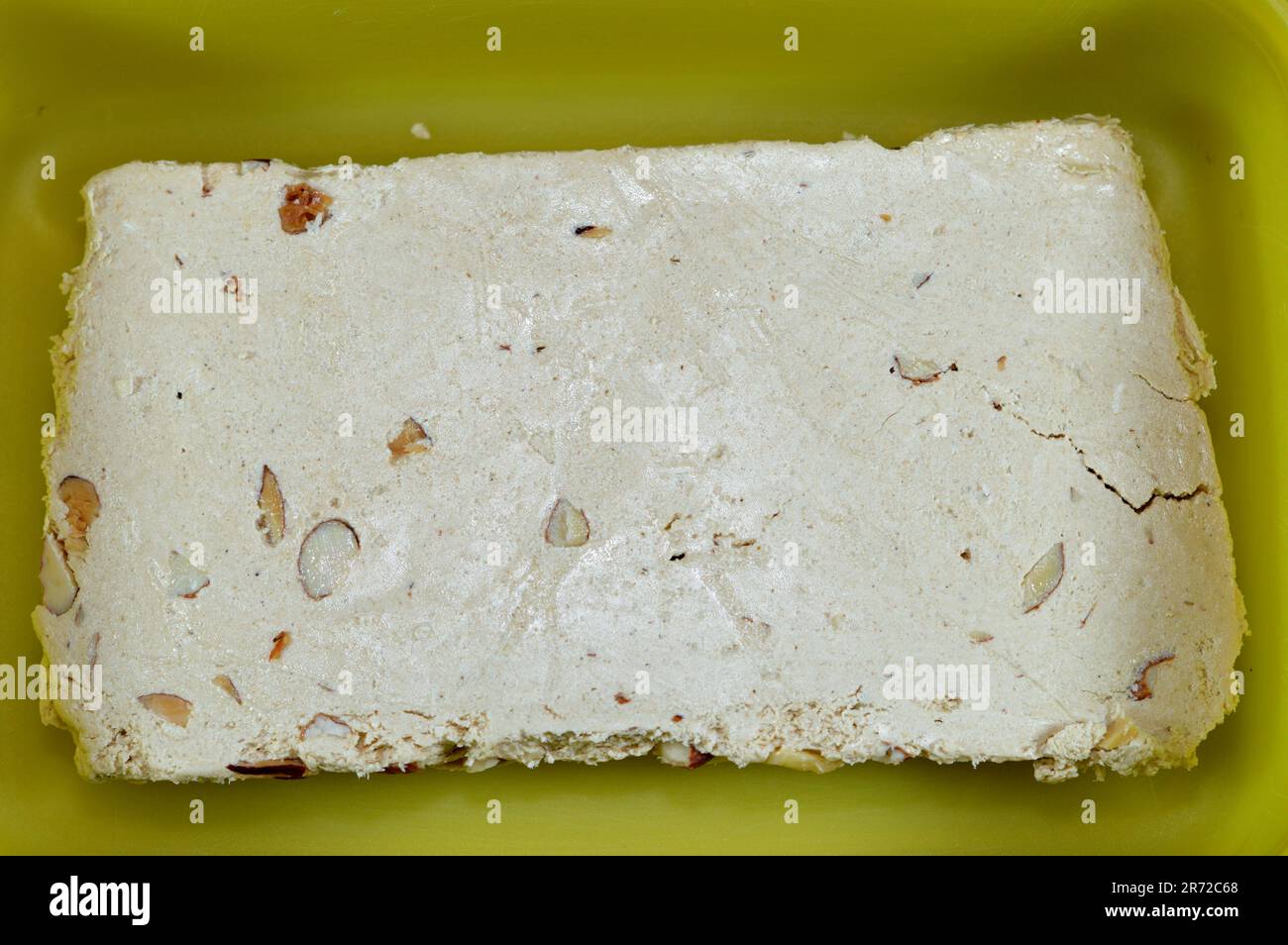 Halva aux amandes Banque de photographies et d’images à haute ...